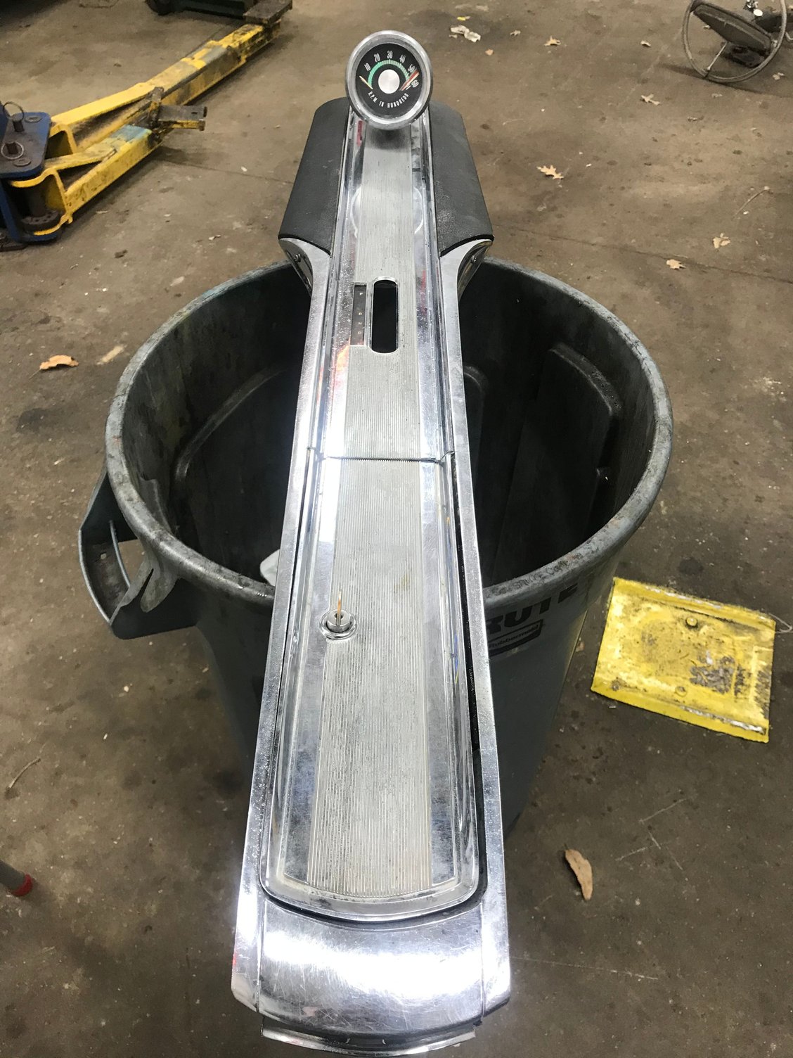 1964-1966 Oldsmobile 442 / Cutlass Center Console - ClassicOldsmobile.com