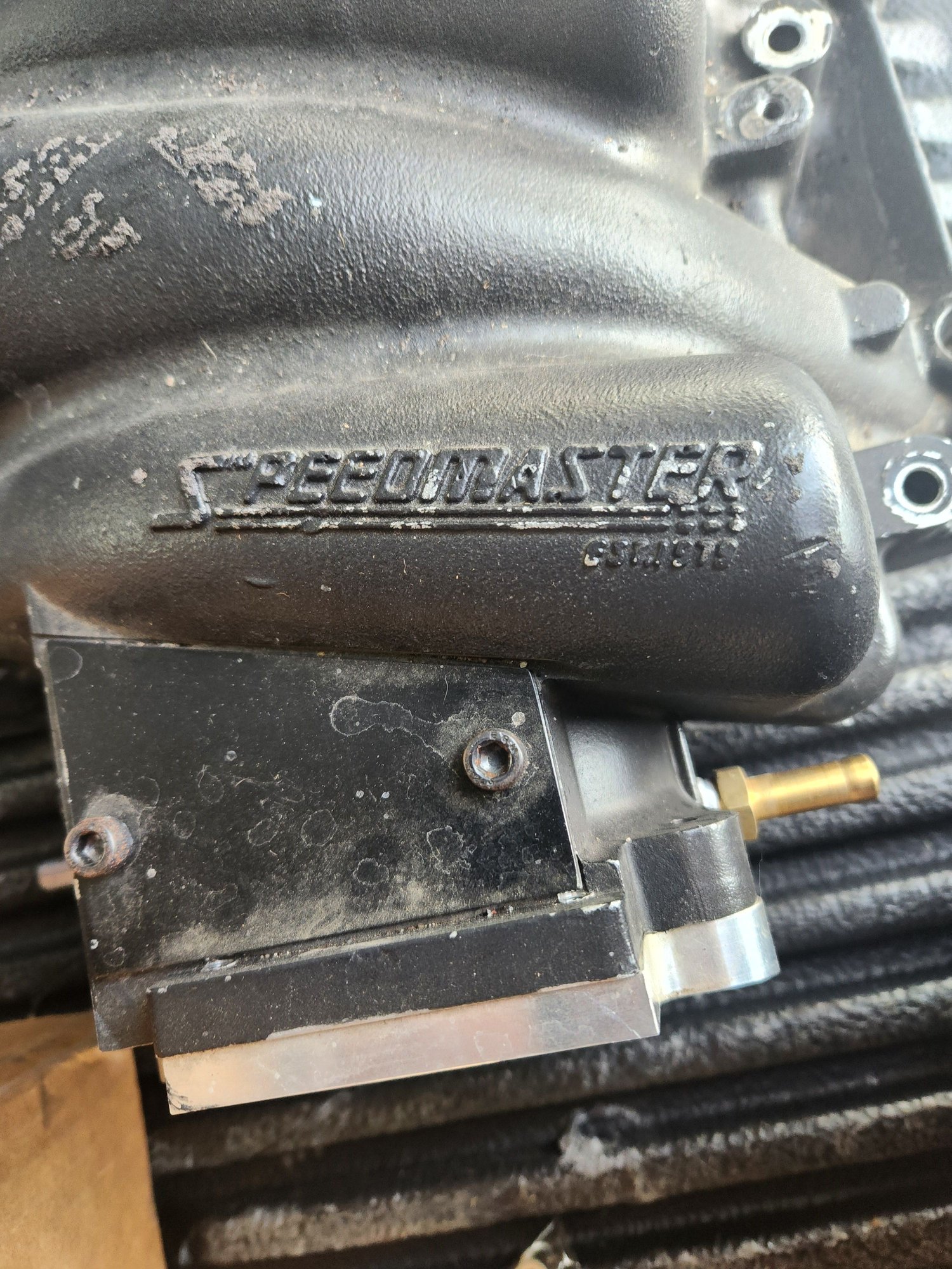 Speedmaster Cathedral port intake with fuel rail and GM 12613411 ...