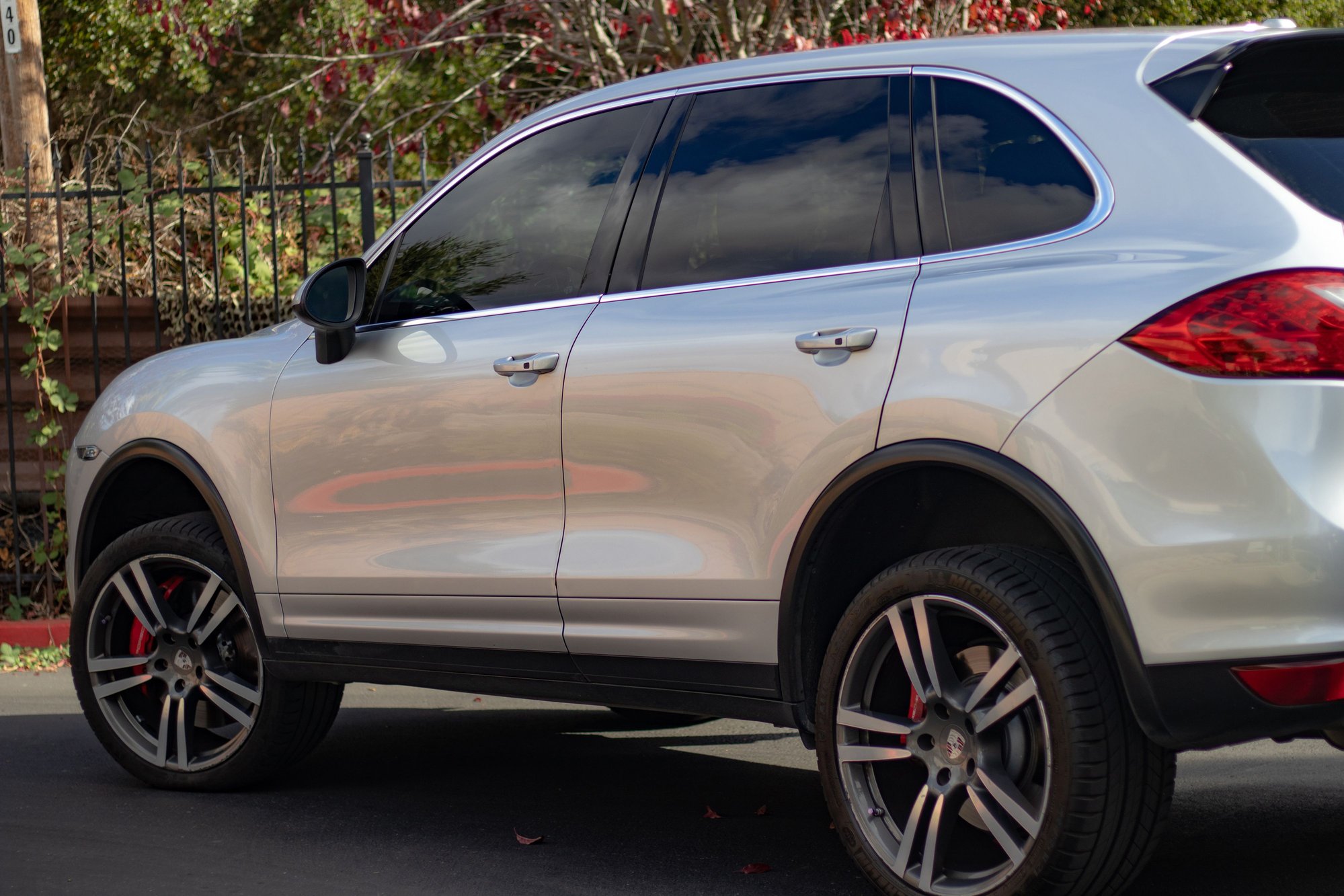 2011 Cayenne Turbo with many rare features (PDCC, PTV+, LCA, ACC, etc ...