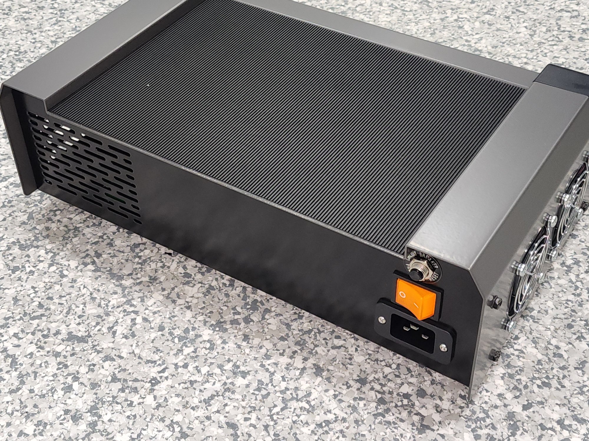 **NEW** Solar 12V Heavy Duty PRO-LOGIX PL6800 Battery Charger and Power ...