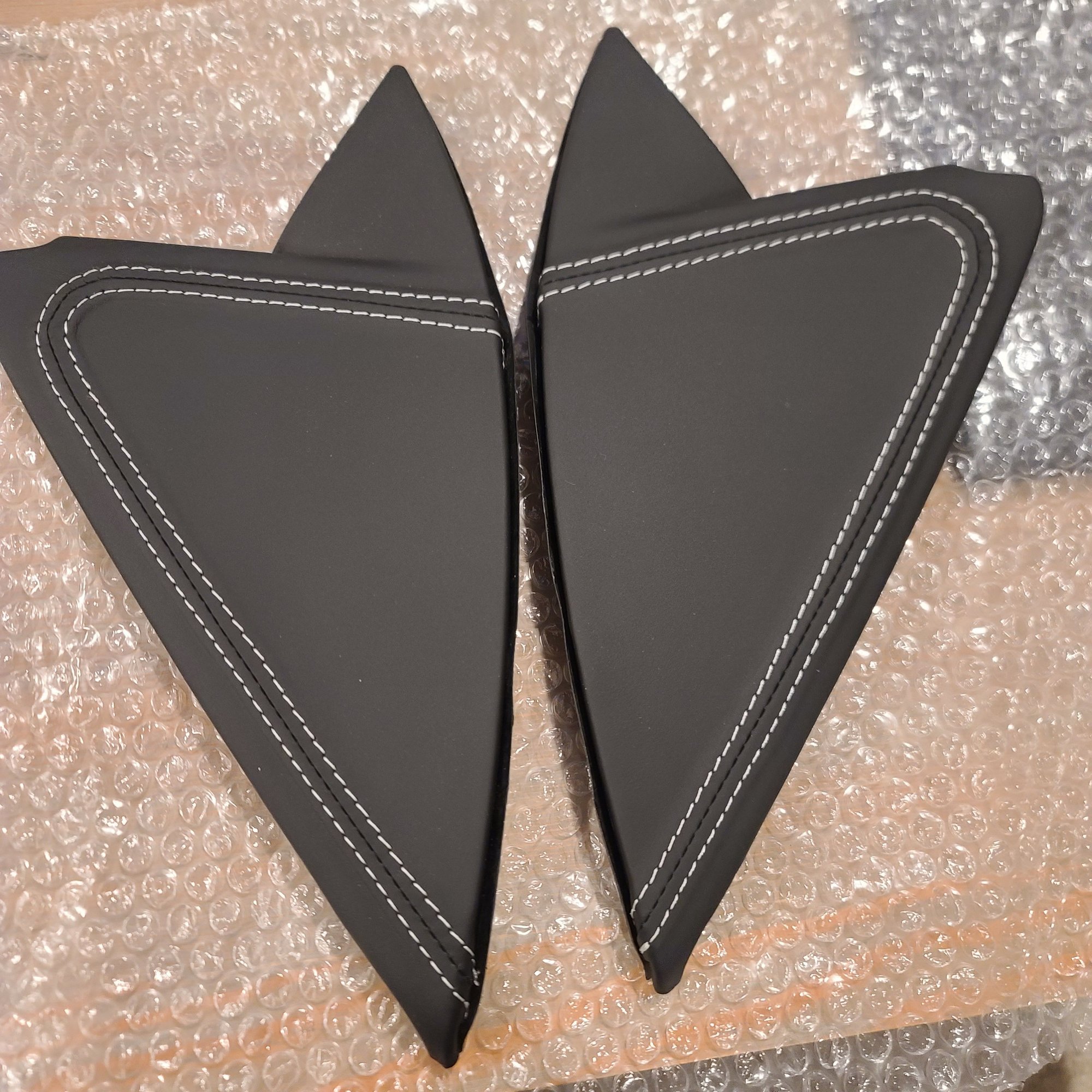 992 Leather Dash Ends and Fuse Covers GT Silver Stitching - Rennlist ...