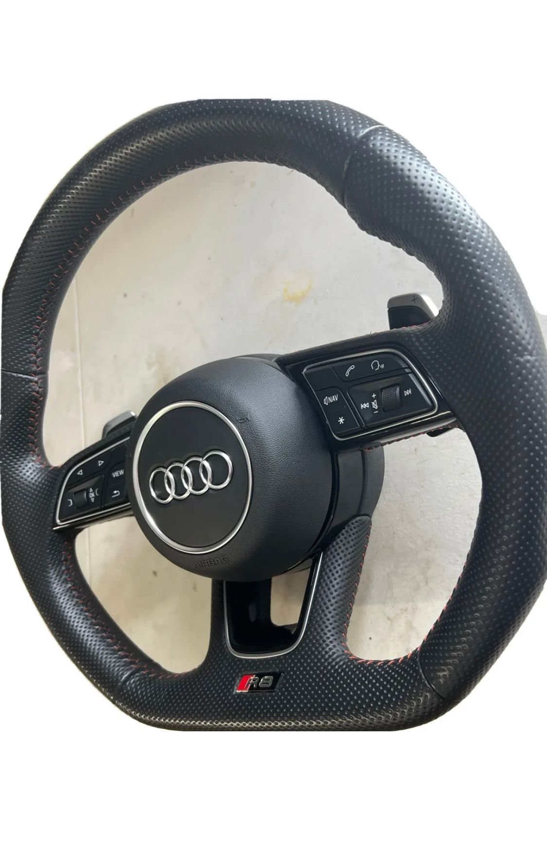 LIKE NEW B9 OEM RS5 FLAT BOTTOM STEERING WHEEL RET - AudiWorld Forums