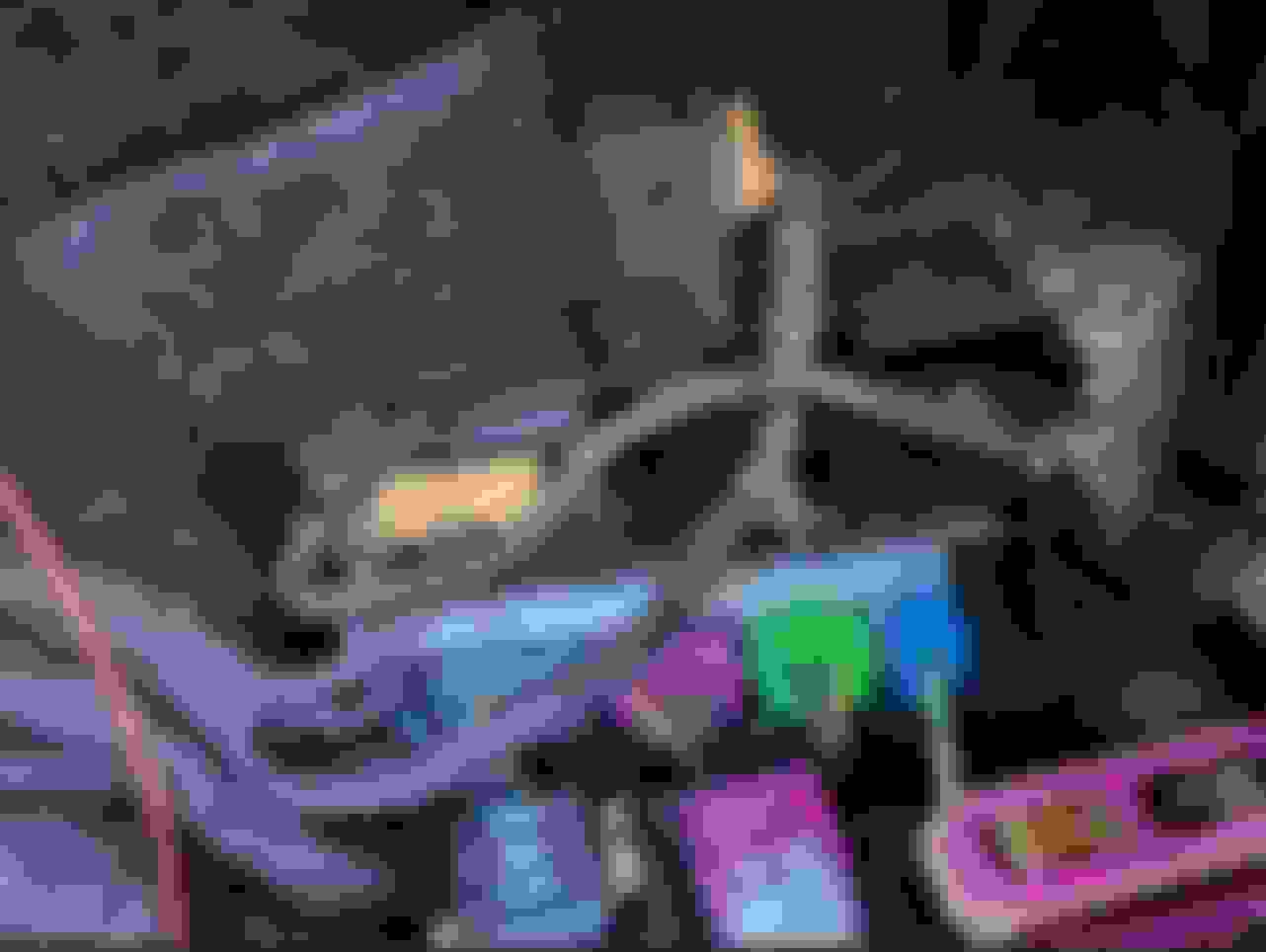 Loose wire in the trunk fuse box - AudiWorld Forums