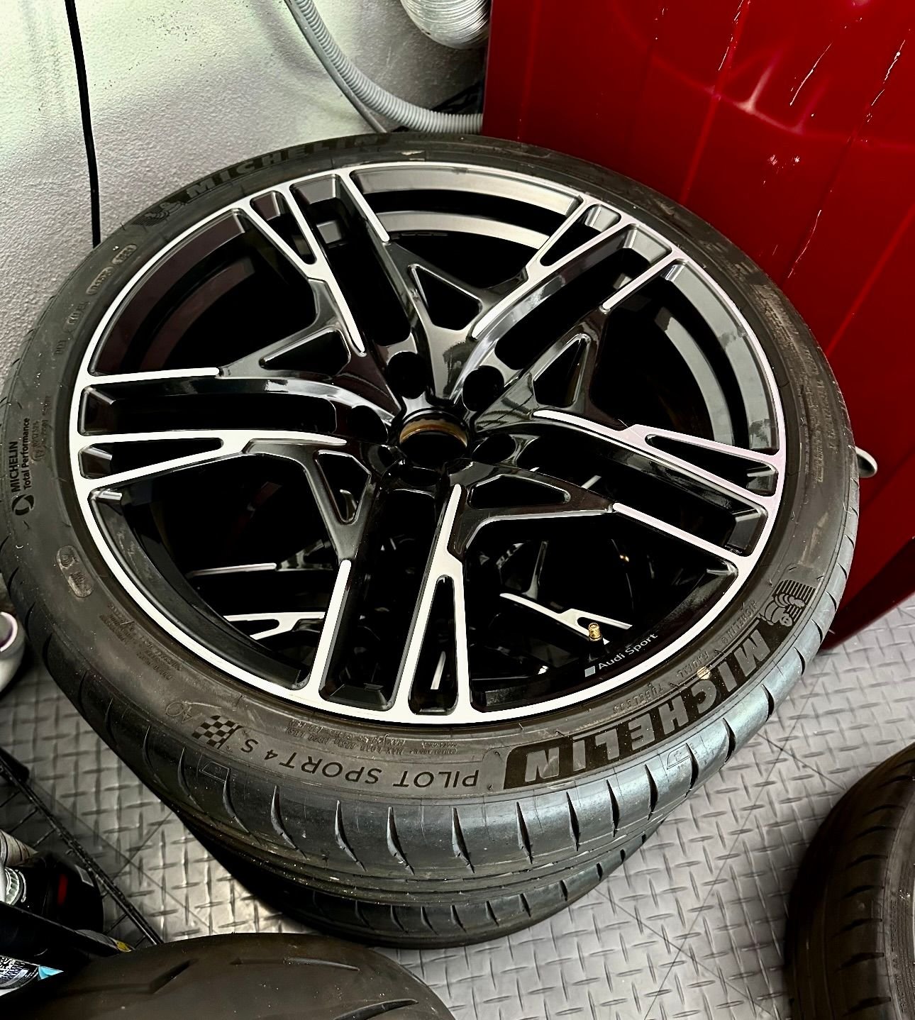 FOR SALE 2017-2020 AUDI R8 OEM SPORT WHEELS RIMS R20 11X20J ET47 ...