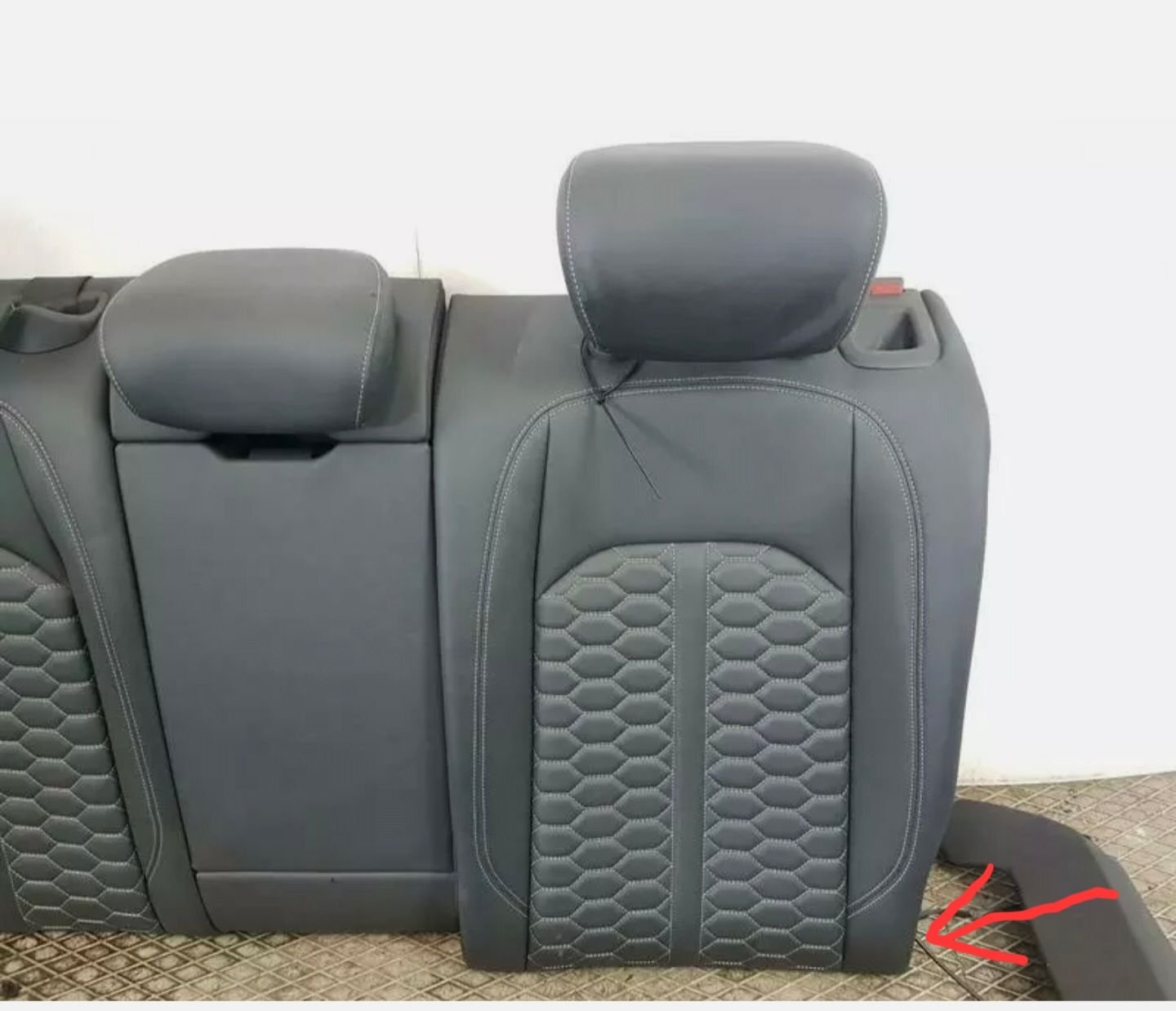 Fitting rear seats. - AudiWorld Forums