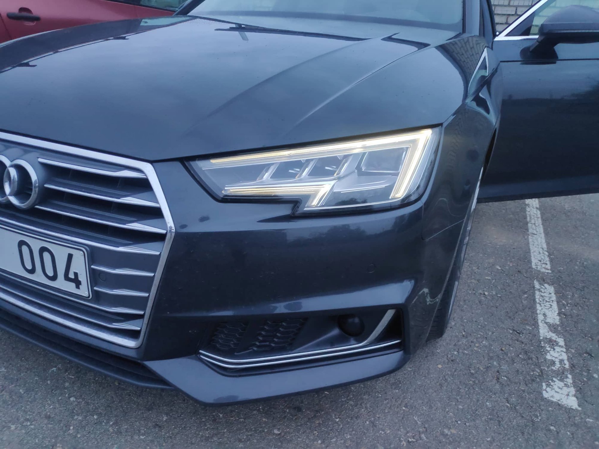 Audi A4 B9 matrix headlights DRL dimmed one side. - AudiWorld Forums