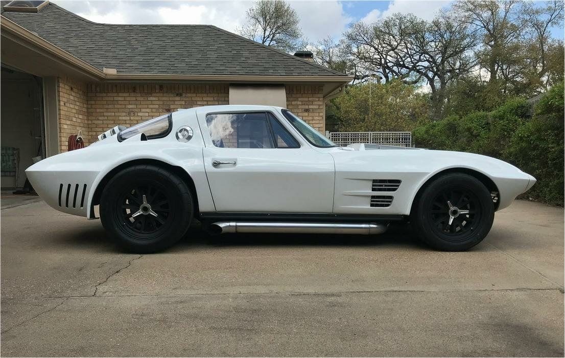 Corvette vs. Cobra: The Glory of the Grand Sport Race Cars ...