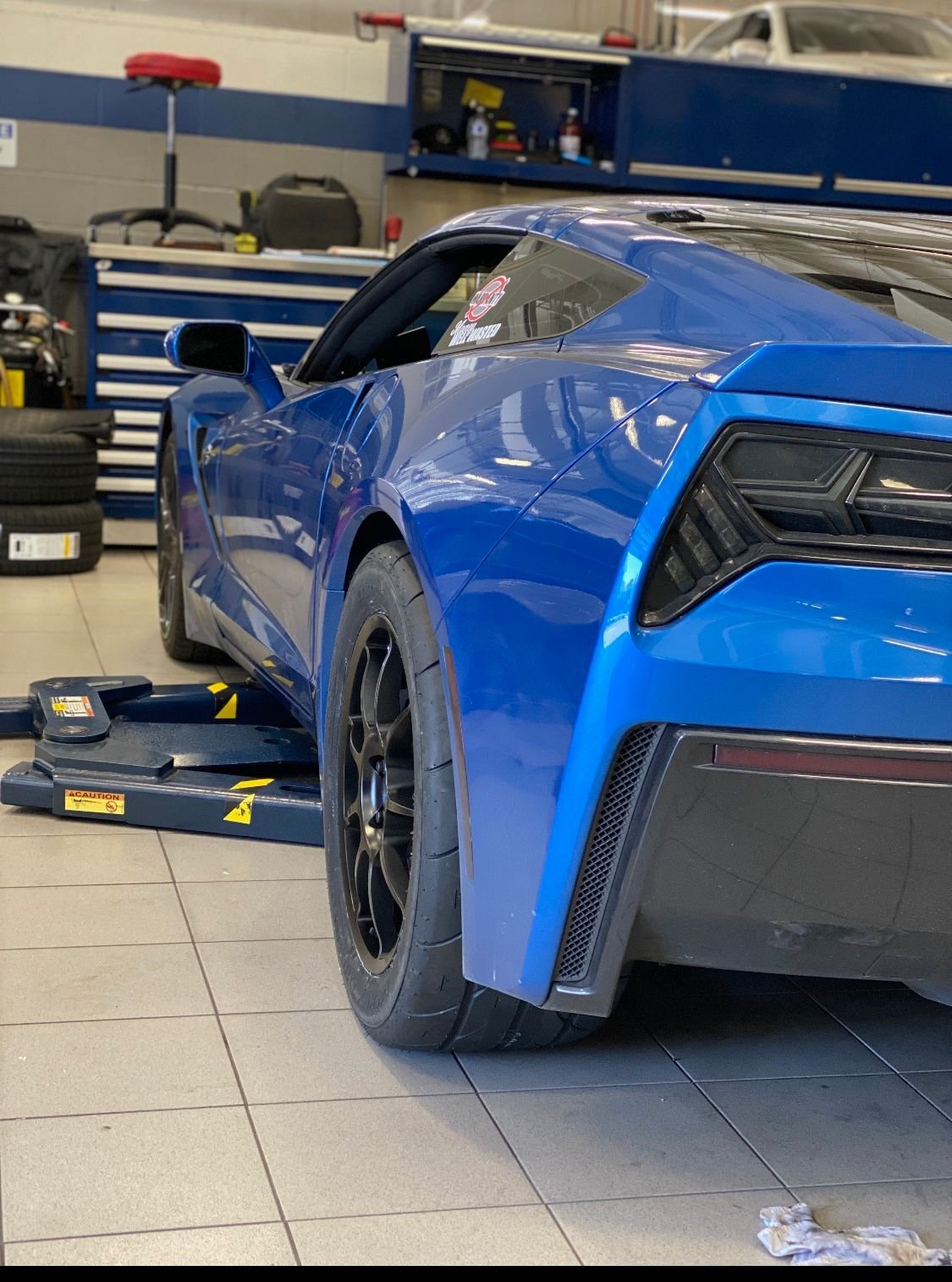 Need help on tire selection for a 18x10.5 rear drag setup ...