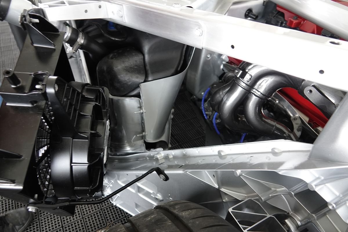 When you start taking something on your C8 apart, these cutaway C8 pics ...