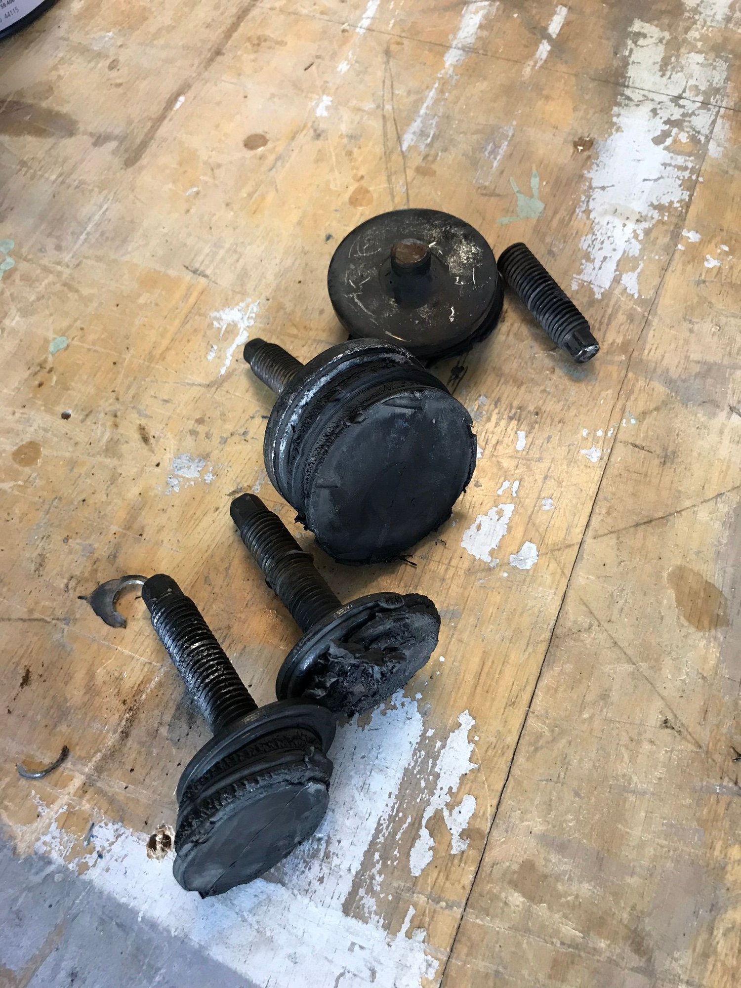 Regarding adjusters on the leaf spring ends - CorvetteForum - Chevrolet ...