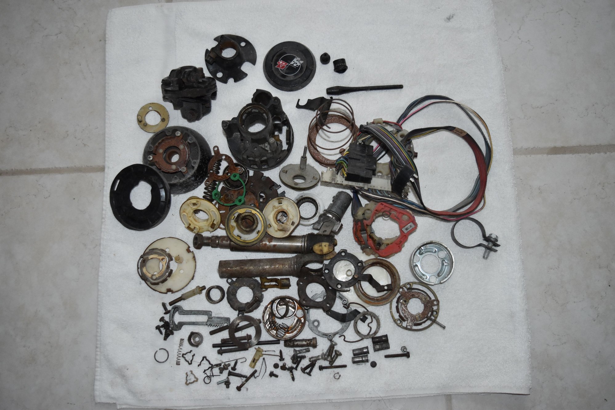 FS (For Sale) C3 early Steering Column Parts Tilt and standard ...