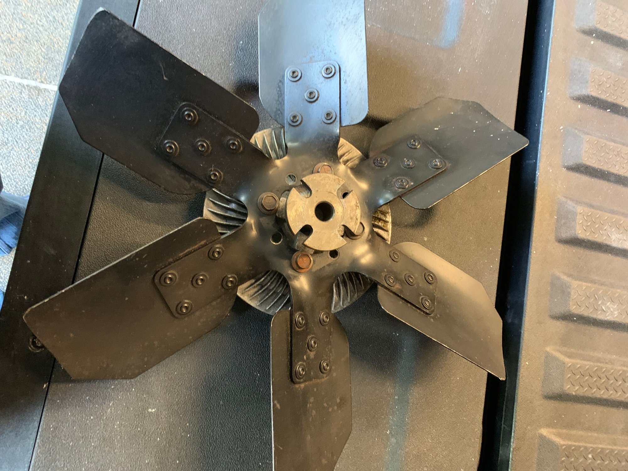 FS (For Sale) 6 blade fan with clutch for small block - CorvetteForum ...