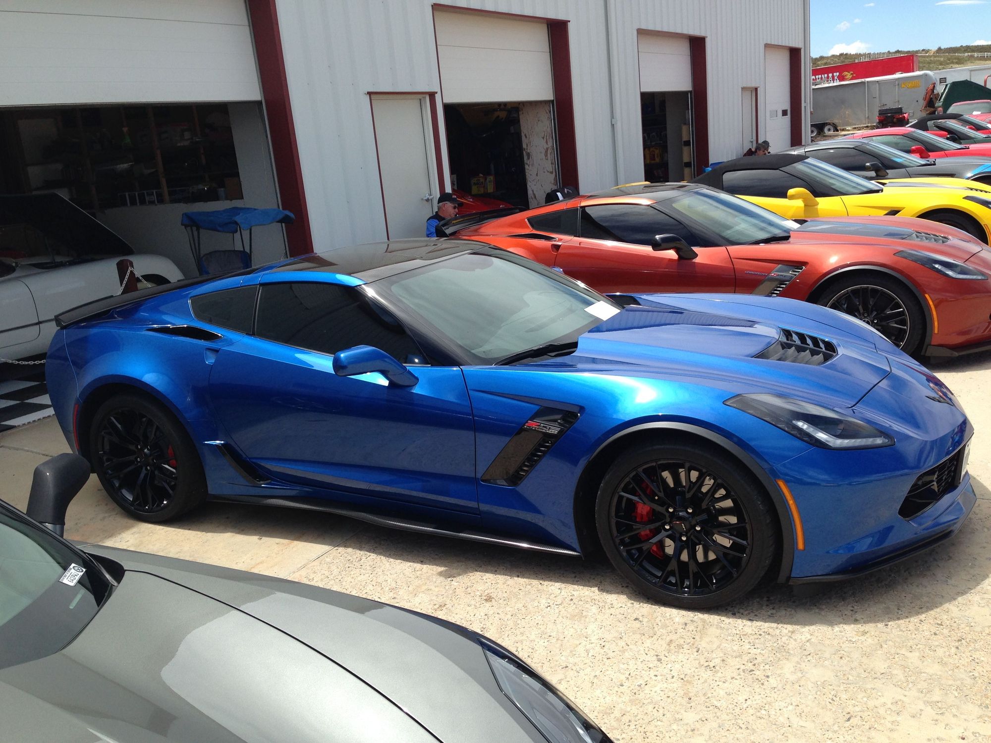 Laguna Blue C7 Z06 vs Jetstream Blue C6 Z06 Side By Side ...