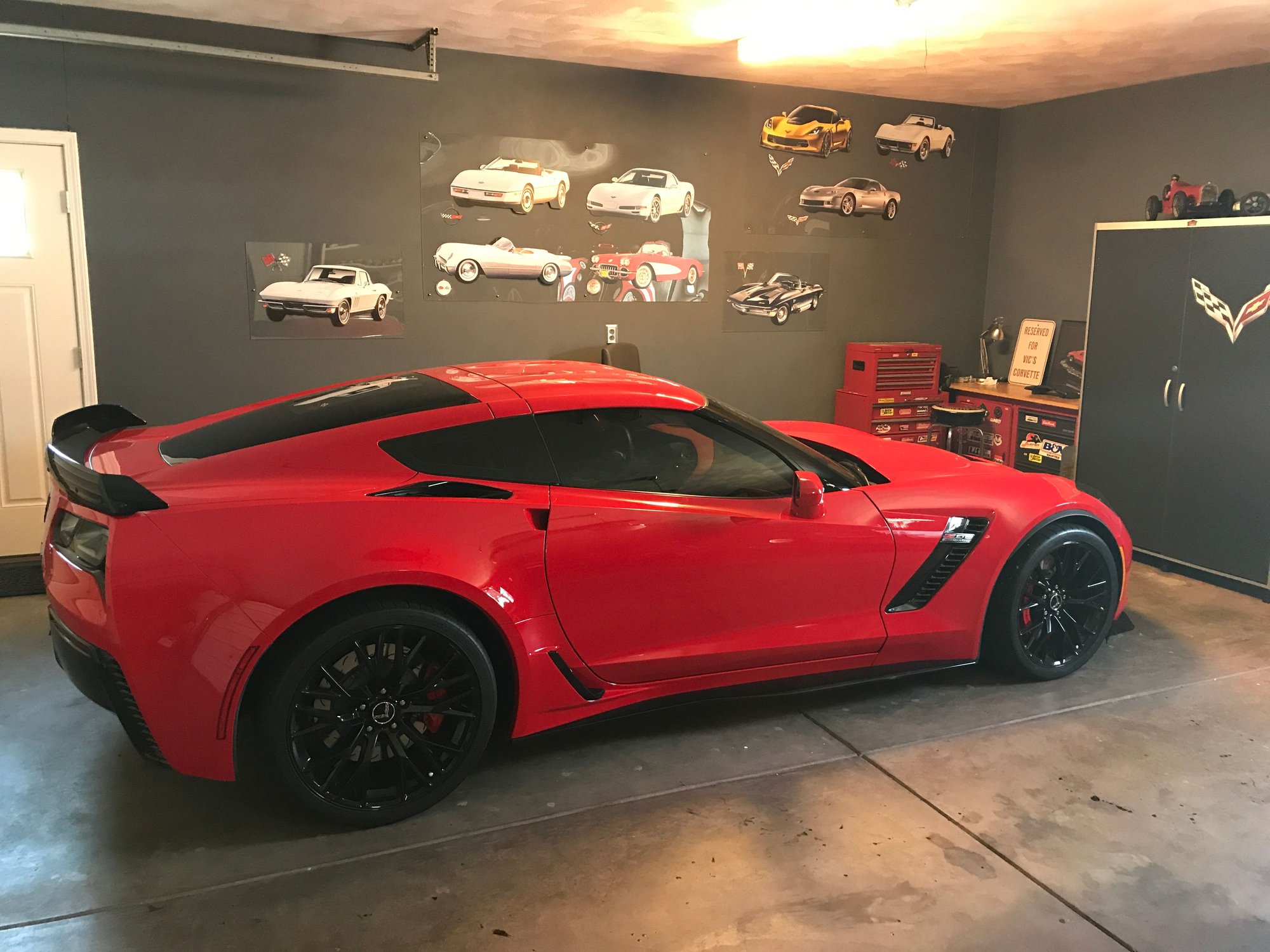 Show me your garage painting/designs - CorvetteForum - Chevrolet ...