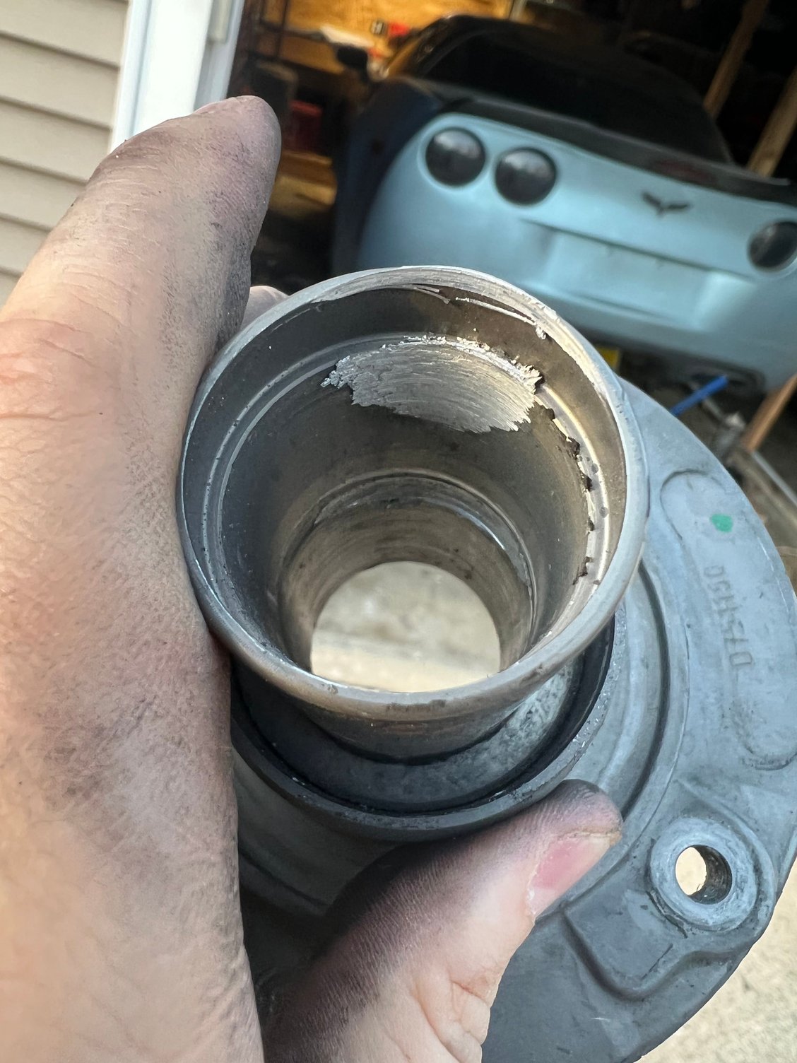 Deep gouges in slave, prop shaft play... TT rebuild time ...