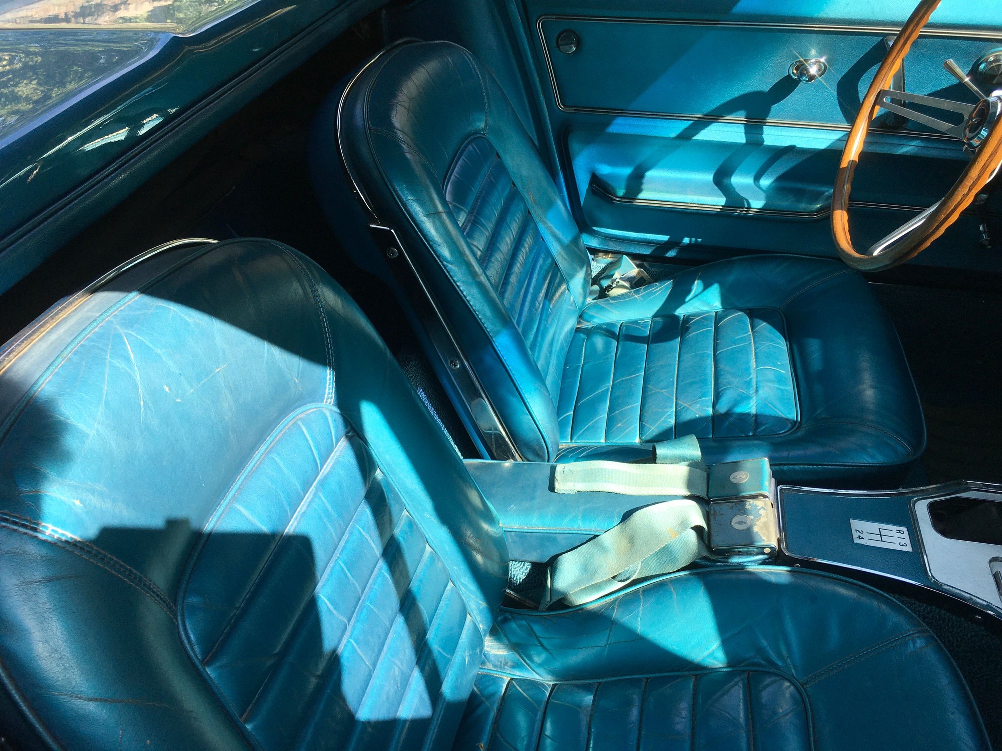 Interior Colors included with bright blue - CorvetteForum - Chevrolet ...