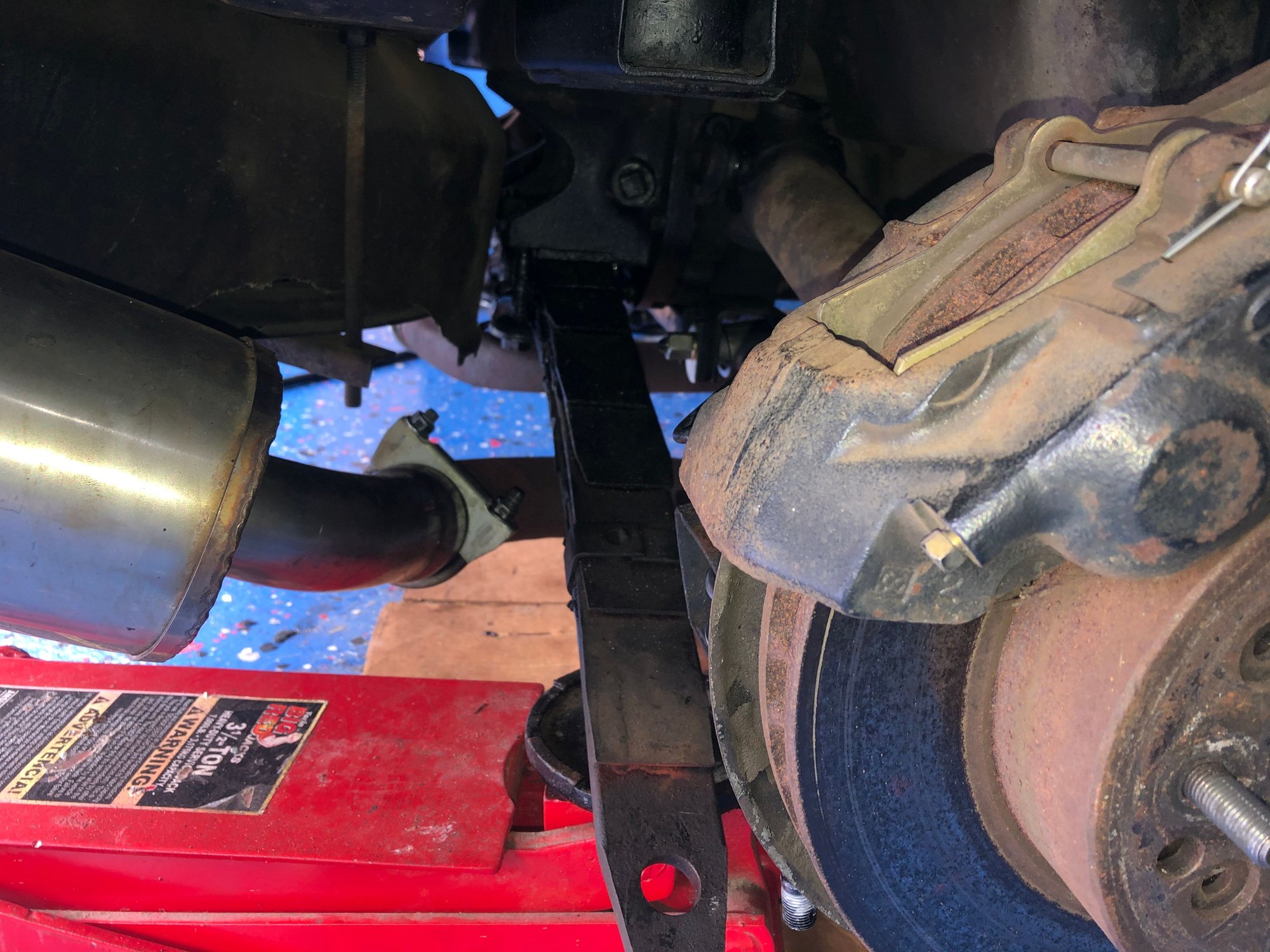 C2 Rear Leaf Spring Misaligned???? - CorvetteForum - Chevrolet Corvette ...