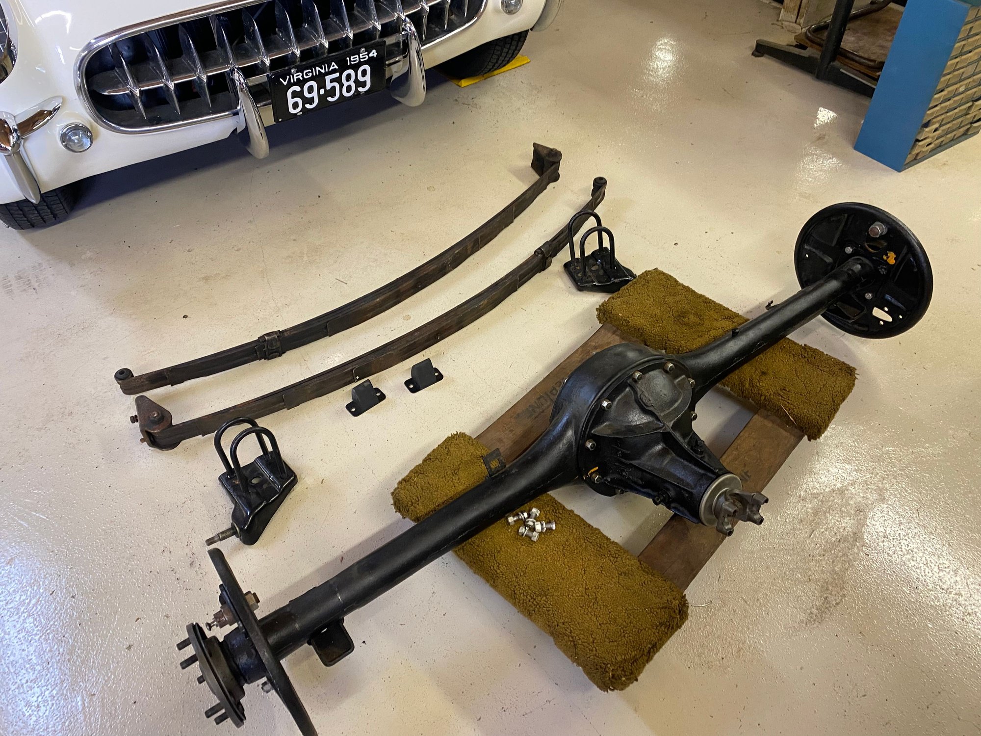 FS (For Sale) 1953 54 55 Corvette rear differential - CorvetteForum ...