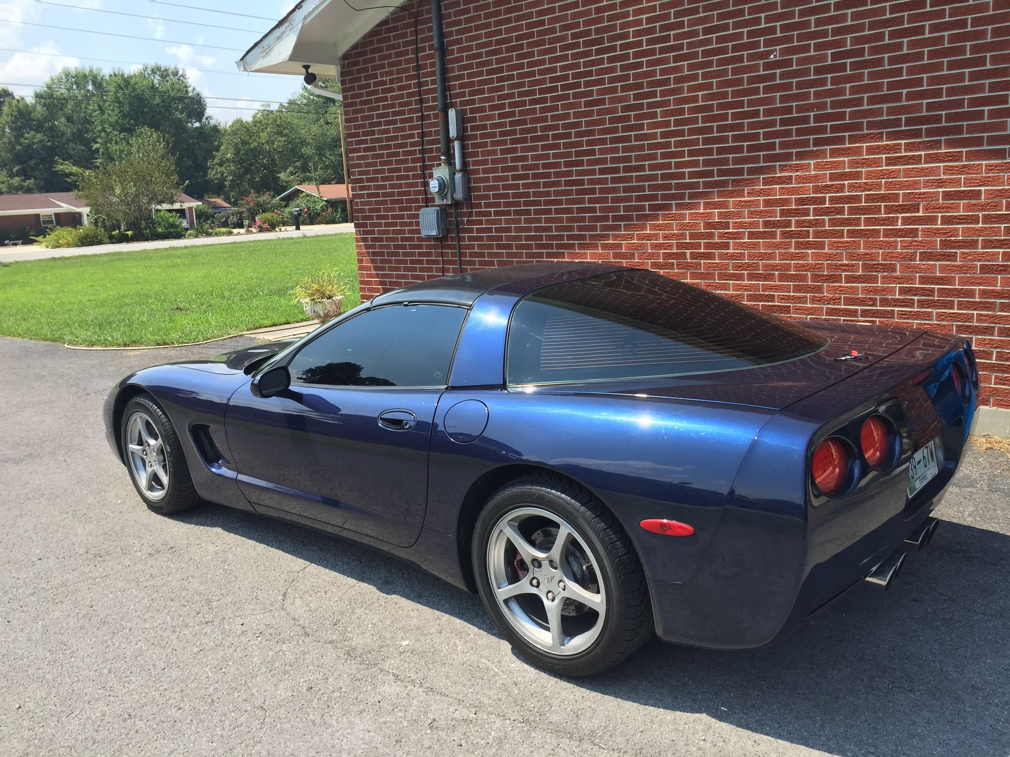 White wheels on dark blue c5?? - CorvetteForum - Chevrolet Corvette ...