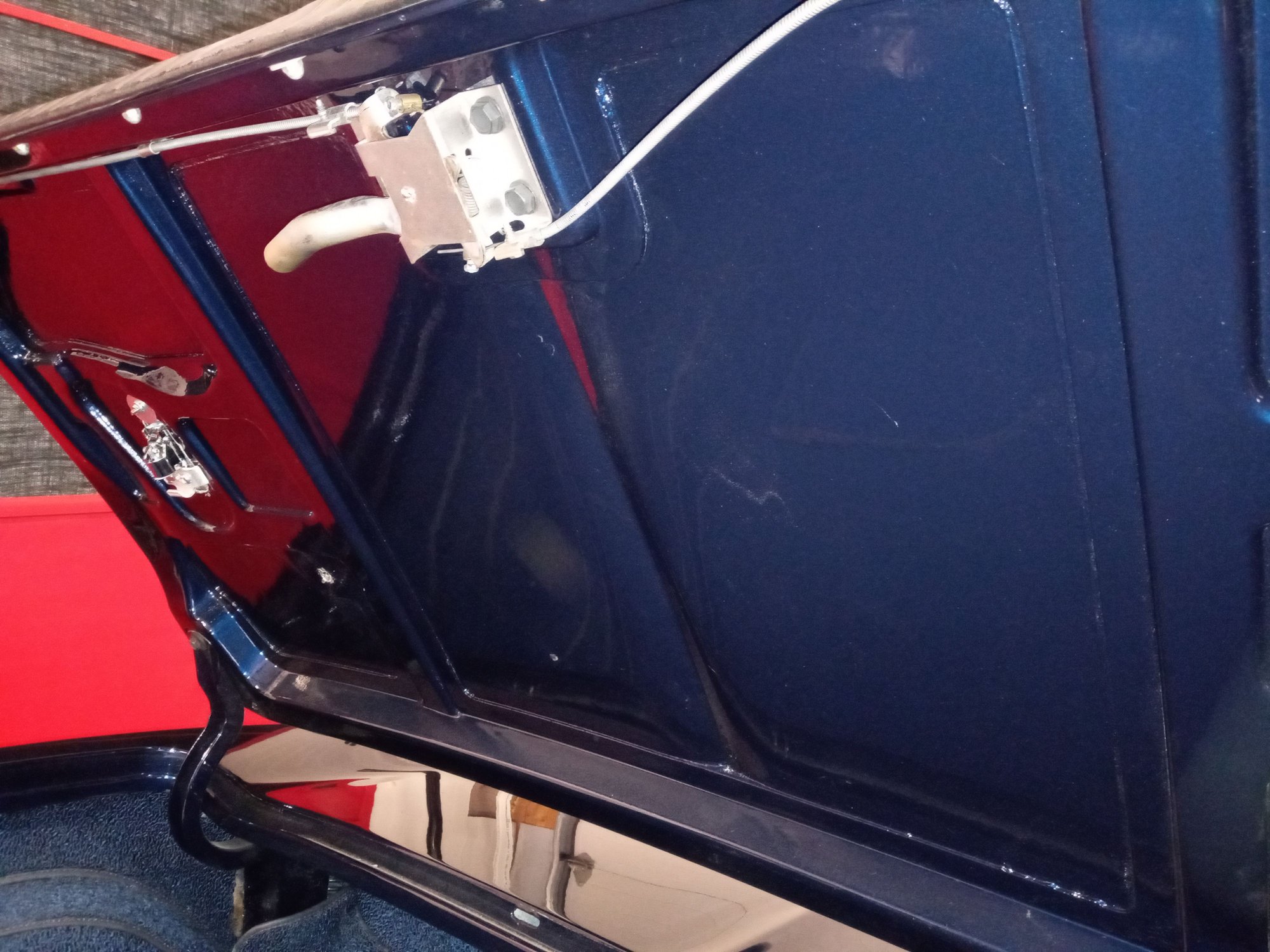 C2 Problem opening rear hatch for convertible top - CorvetteForum ...