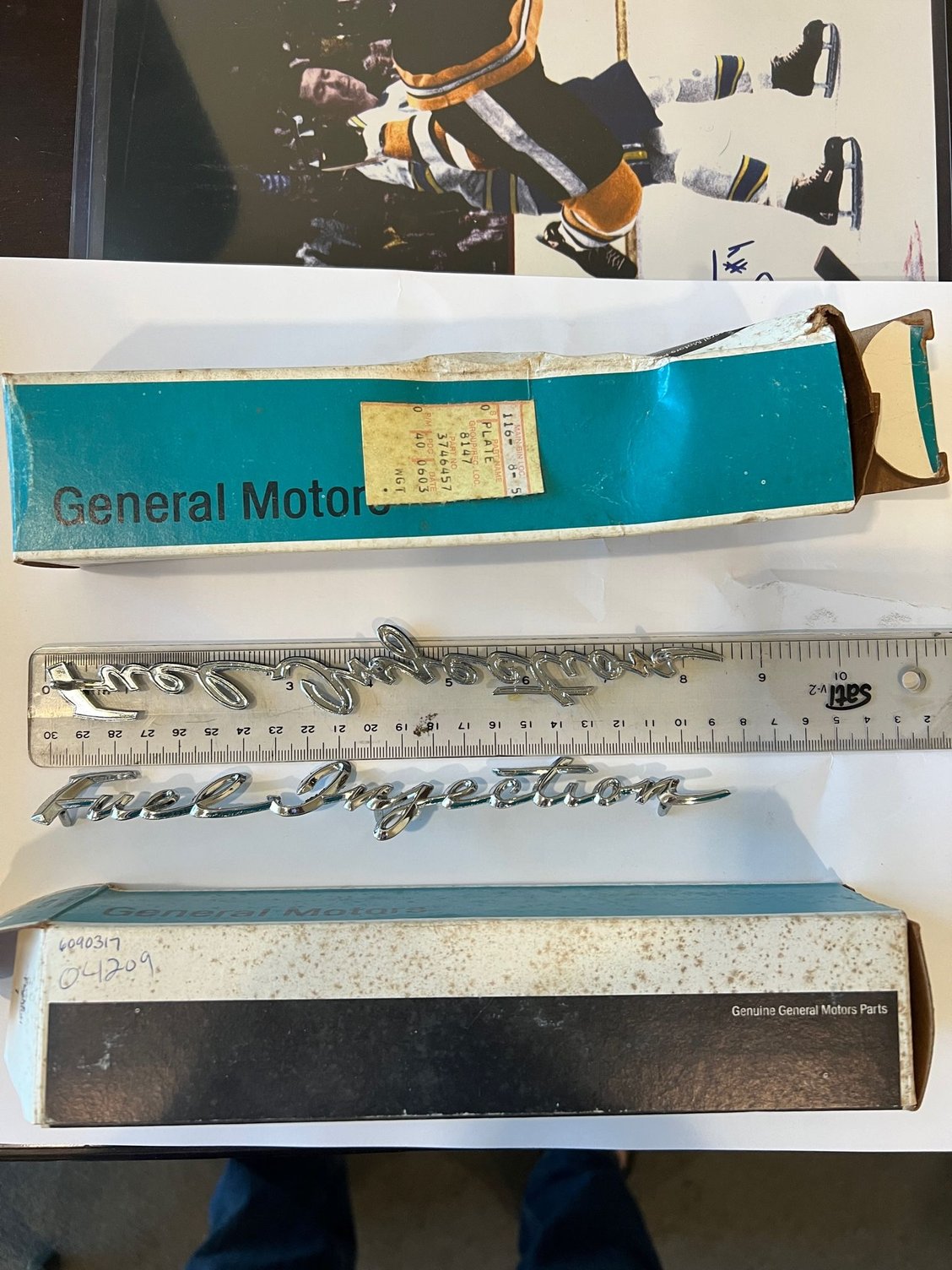 Fuel injection side emblem 1958 - CorvetteForum - Chevrolet Corvette ...