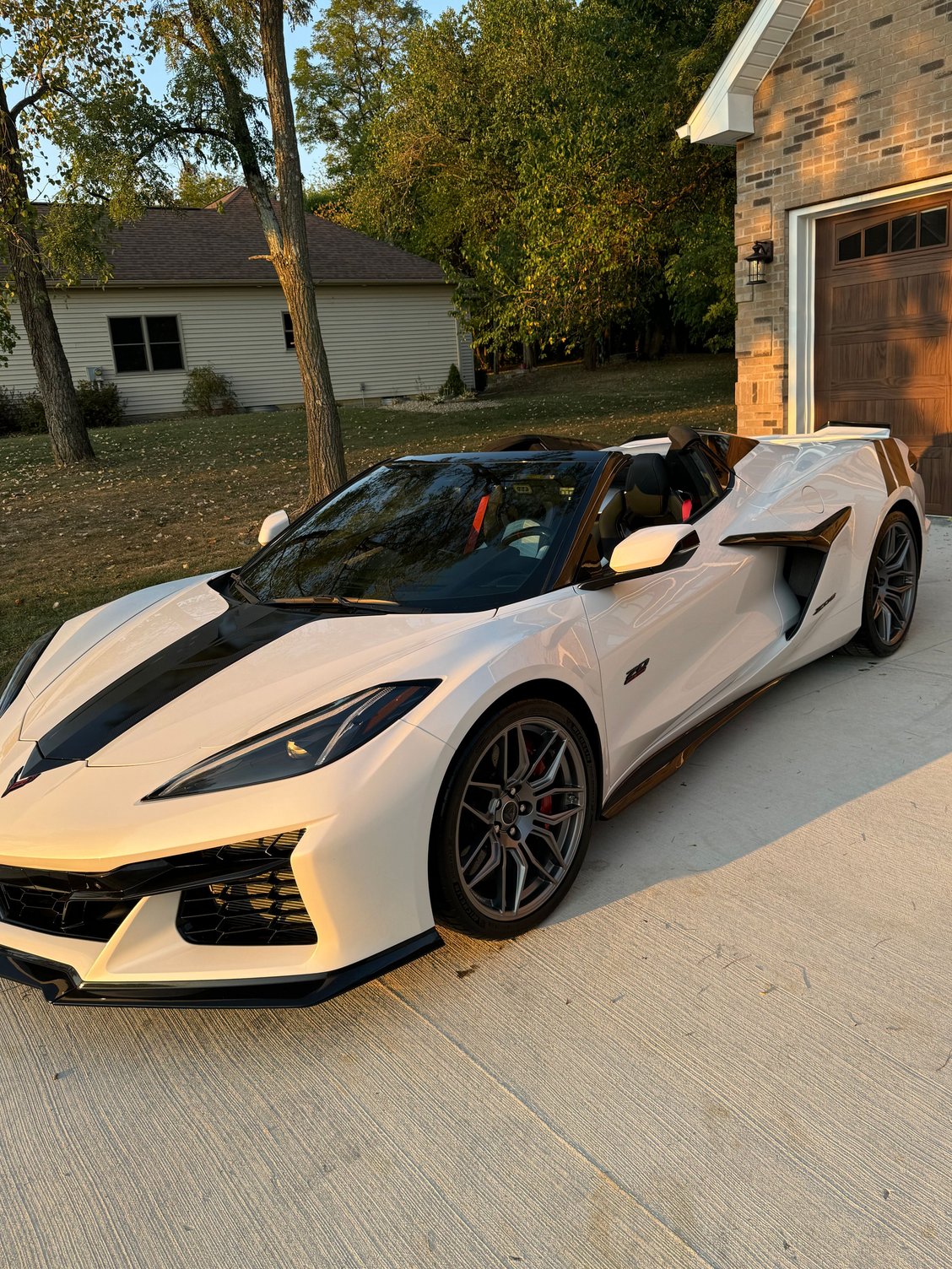 SOLD 23 Z06 Conv 3LZ 70th Anniversary Pearl White - Page 2 ...