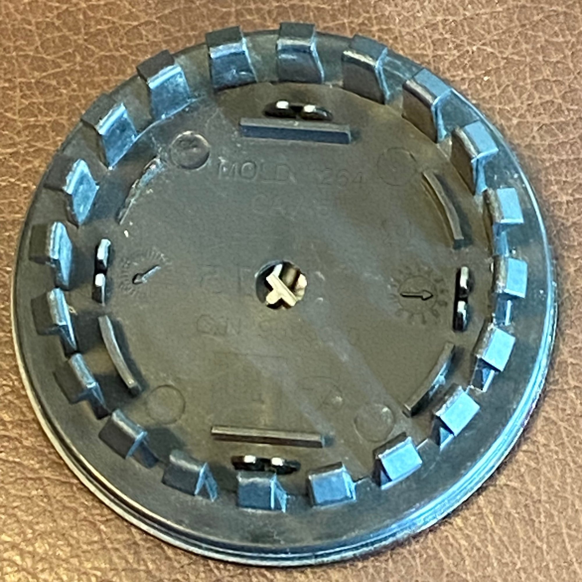 FS (For Sale) OEM Black Wheel Center Cap - great condition ...