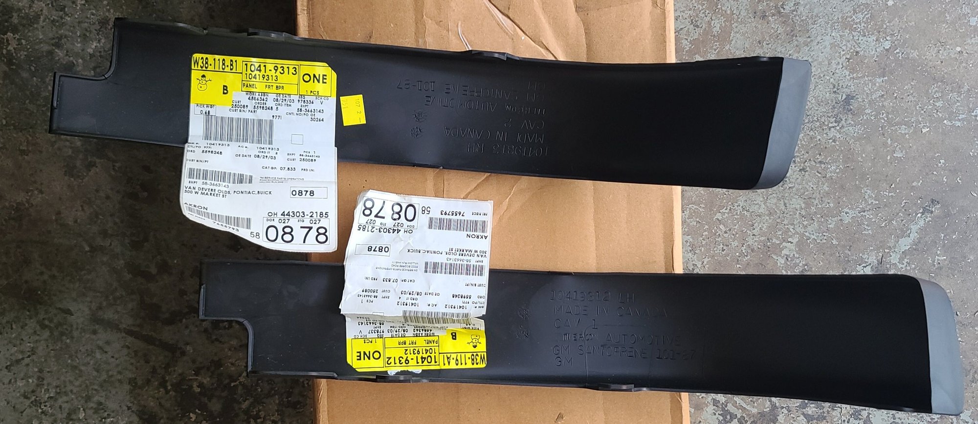 FS (For Sale) Front Bumper Outer Valance Set GM OEM 10419312 10419313 ...