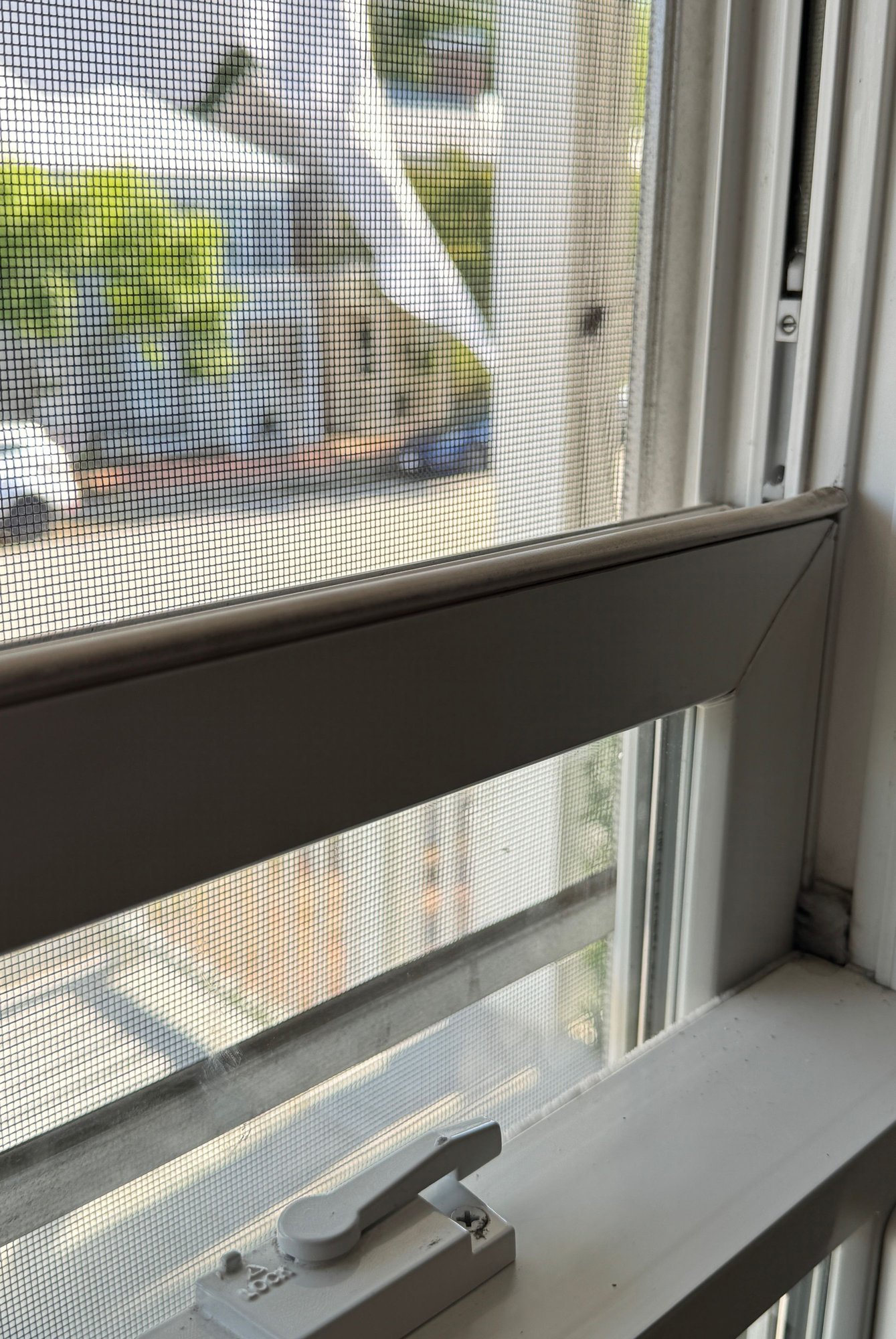 Upper Window Sash Won’t Stay Up - DoItYourself.com Community Forums