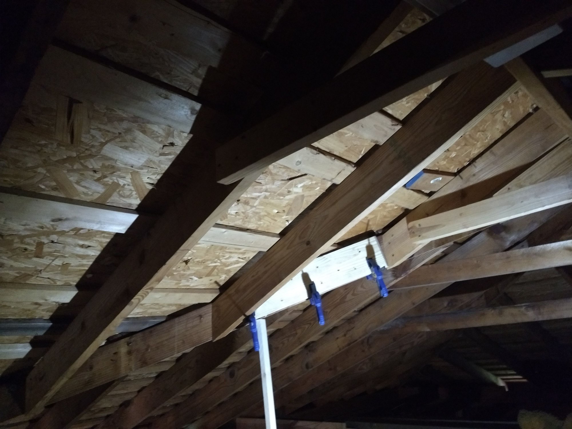 Cracked hip rafters in my garage - DoItYourself.com Community Forums