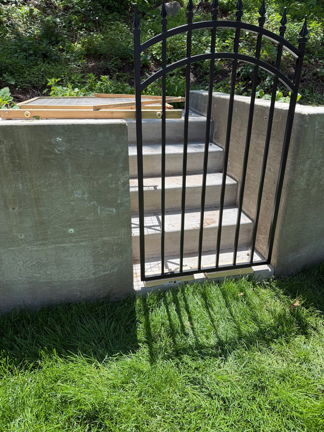 Gate Hardware For Concrete Block Wall