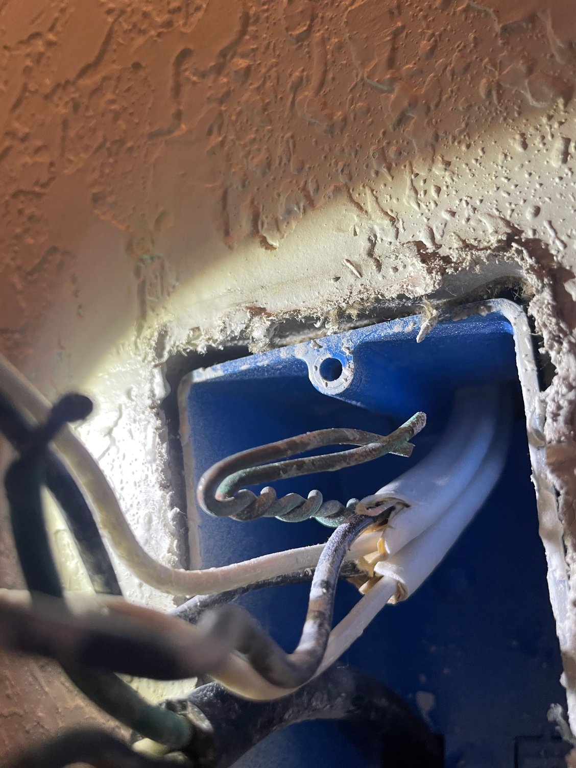 Pool light wiring - DoItYourself.com Community Forums