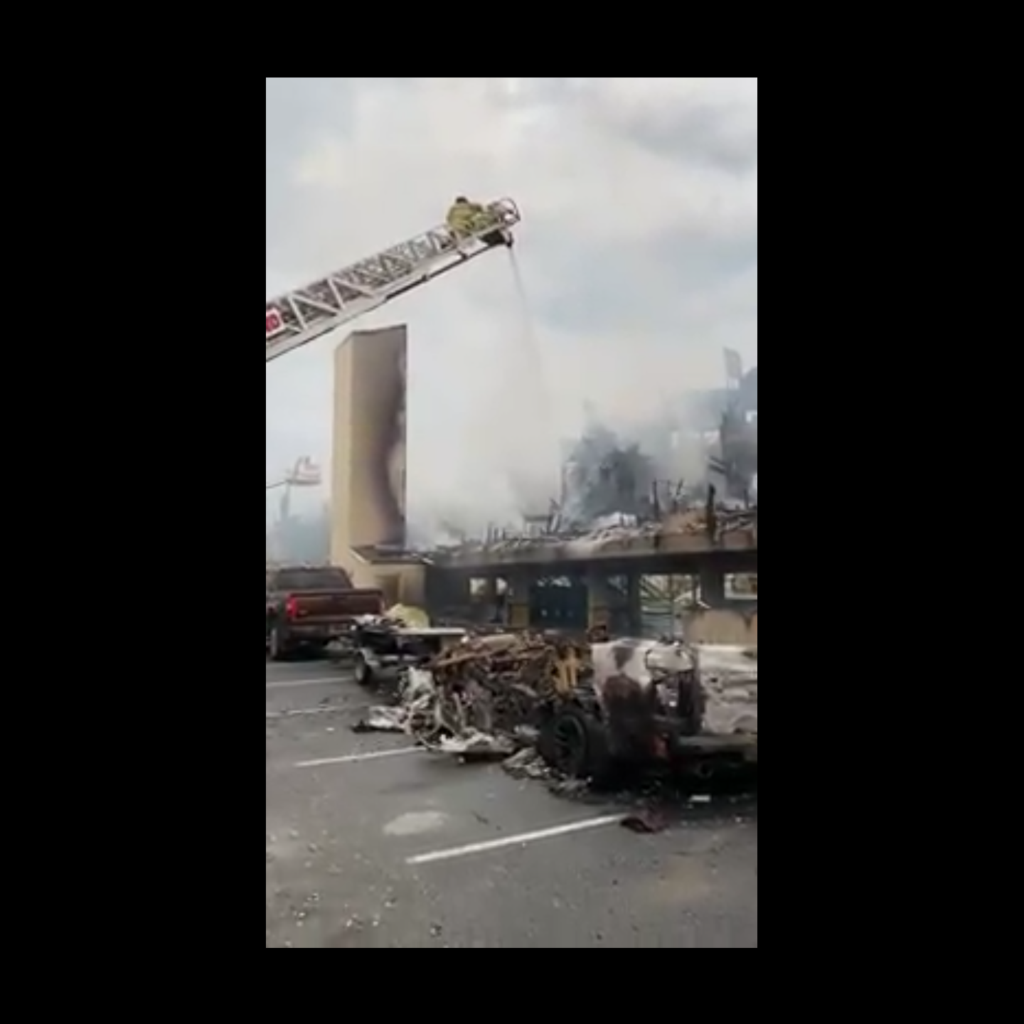 Ford Raptor fire damage by hotel fire - Ford F150 Forum - Community of ...