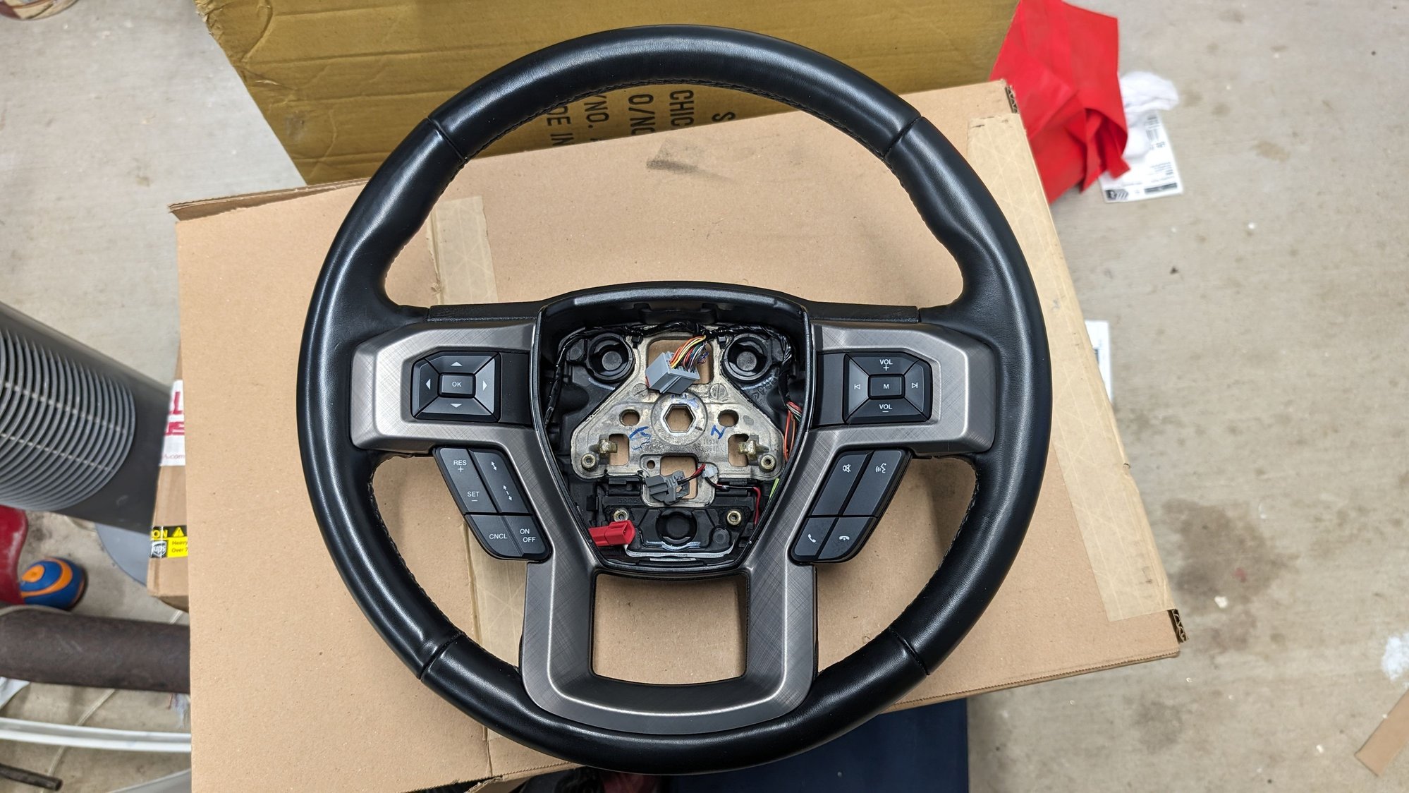 Canada F150 Limited Steering wheel - Ford F150 Forum - Community of ...