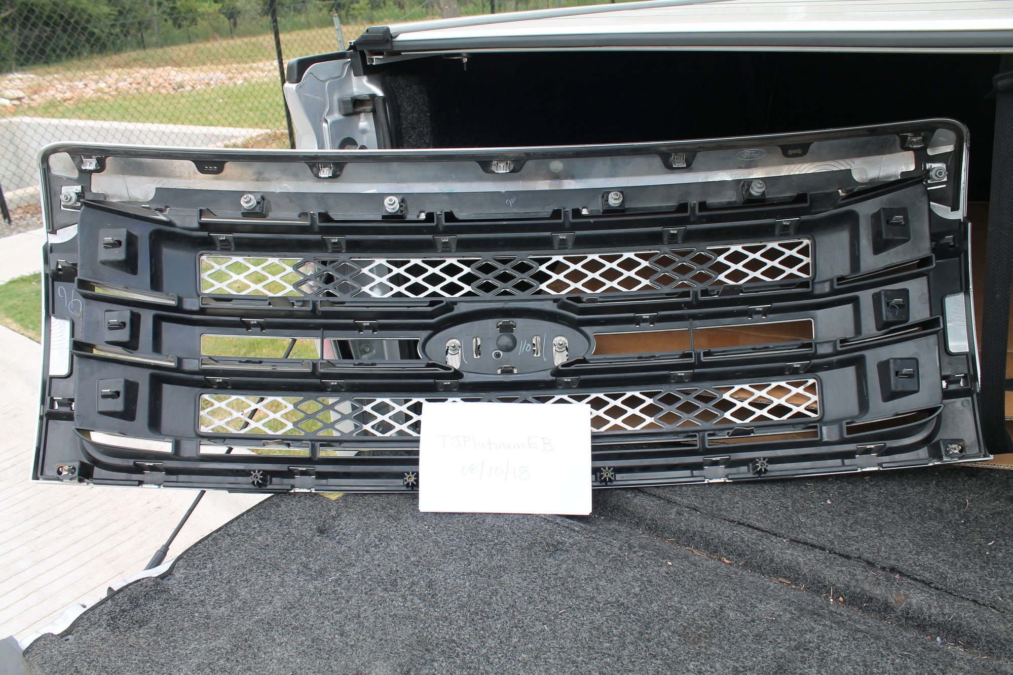 Texas OEM 2013-2014 Platinum Grille - No broken tabs, Ford Emblem ... Texas OEM 2013-2014 Platinum Grille - No broken tabs, Ford Emblem ...