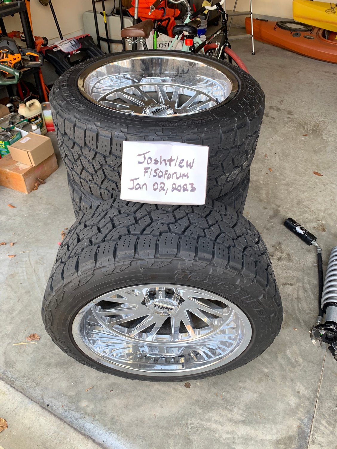 Southeast 22x12 Tuff T2A wheels and 33x12.5R22 Toyo Open Country AT3 ...
