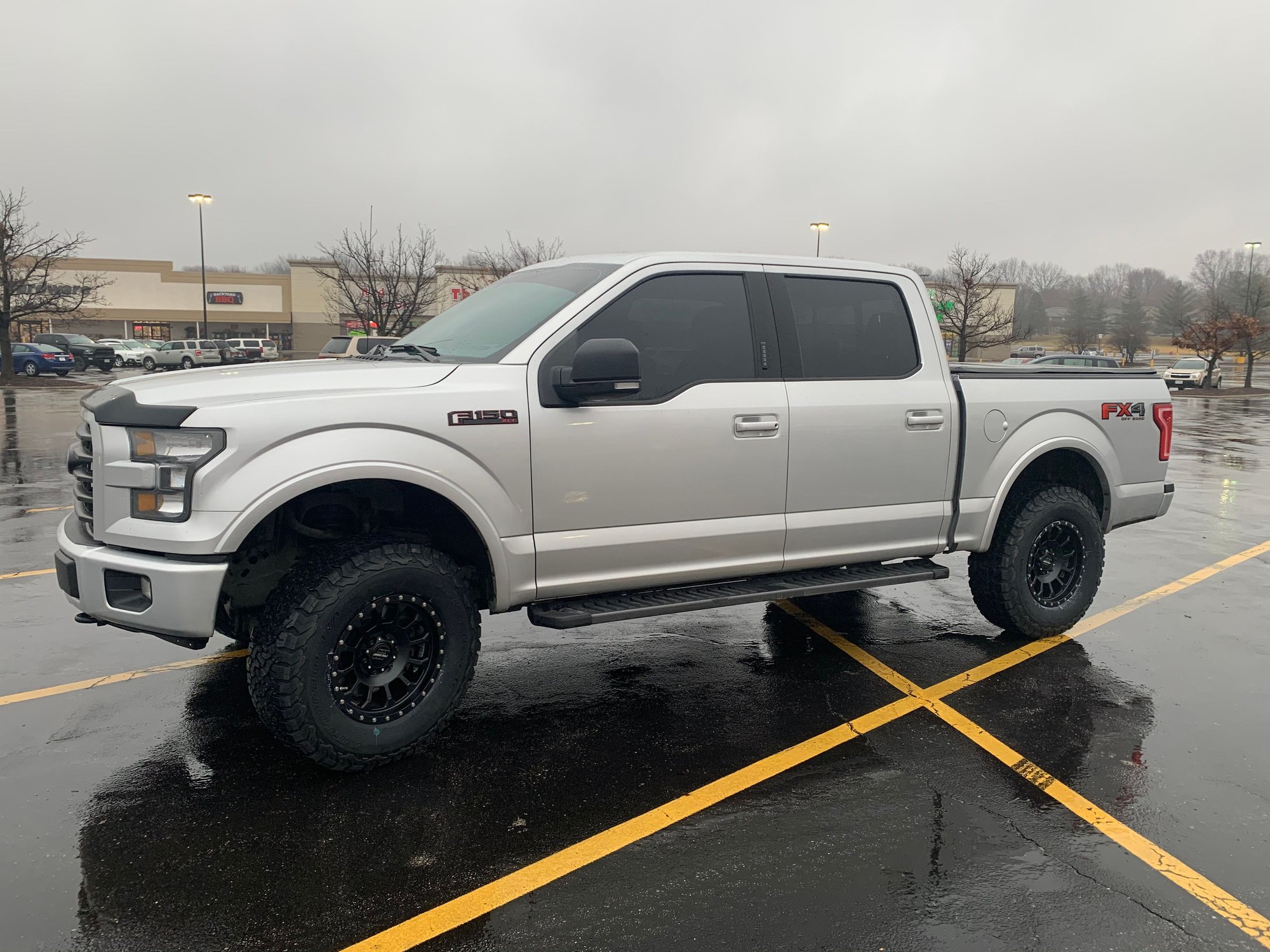 2017 xlt fx4 leveled with 285/75r17 - Ford F150 Forum - Community of ...
