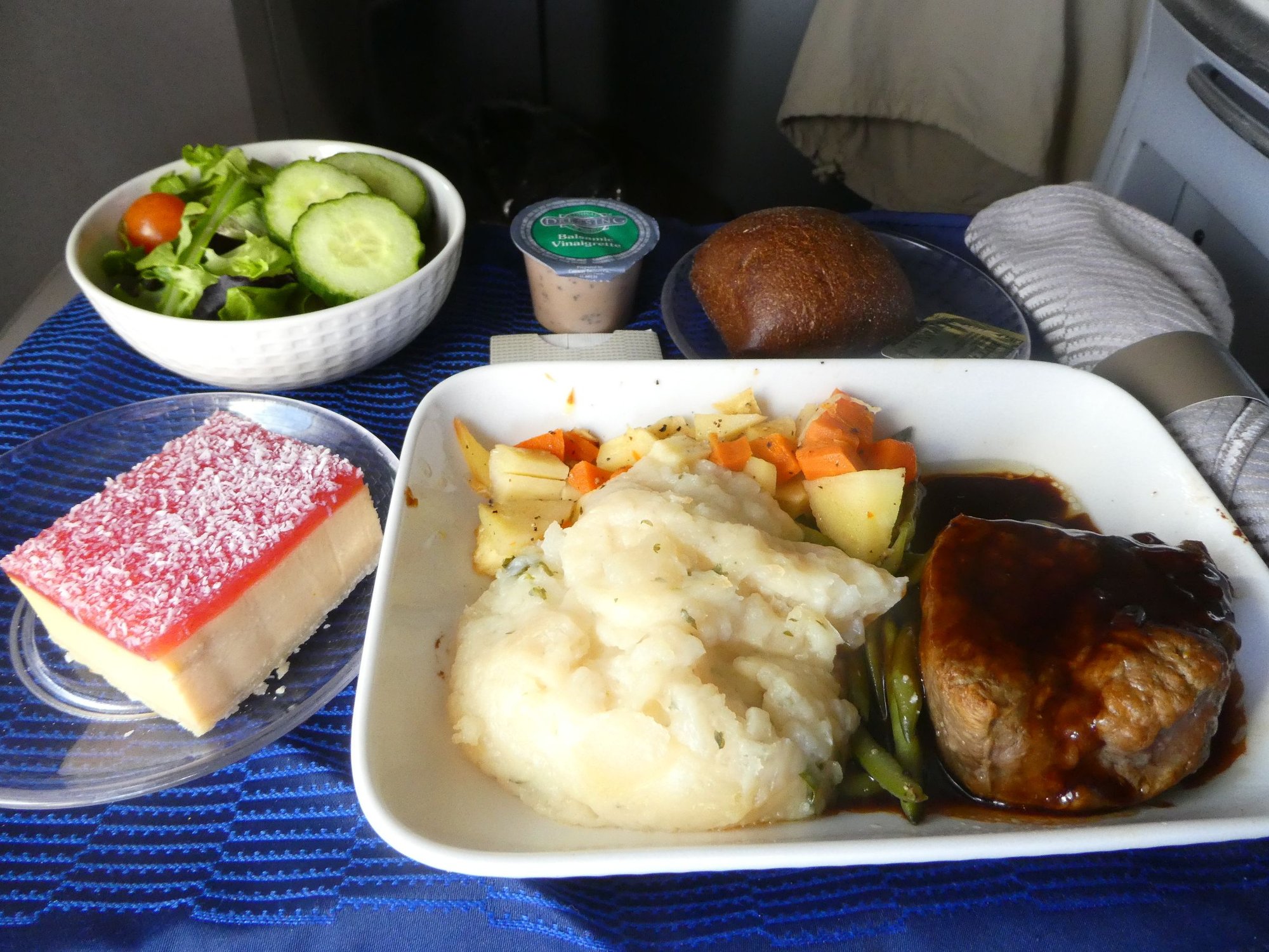 2025 Let’s Eat — United First, United Business, & Premium Transcon Service - FlyerTalk Forums