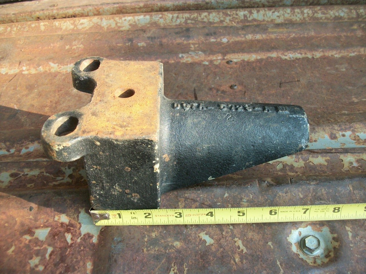 Adjustable lift blocks for solid axles - first sighting - Ford Truck ...