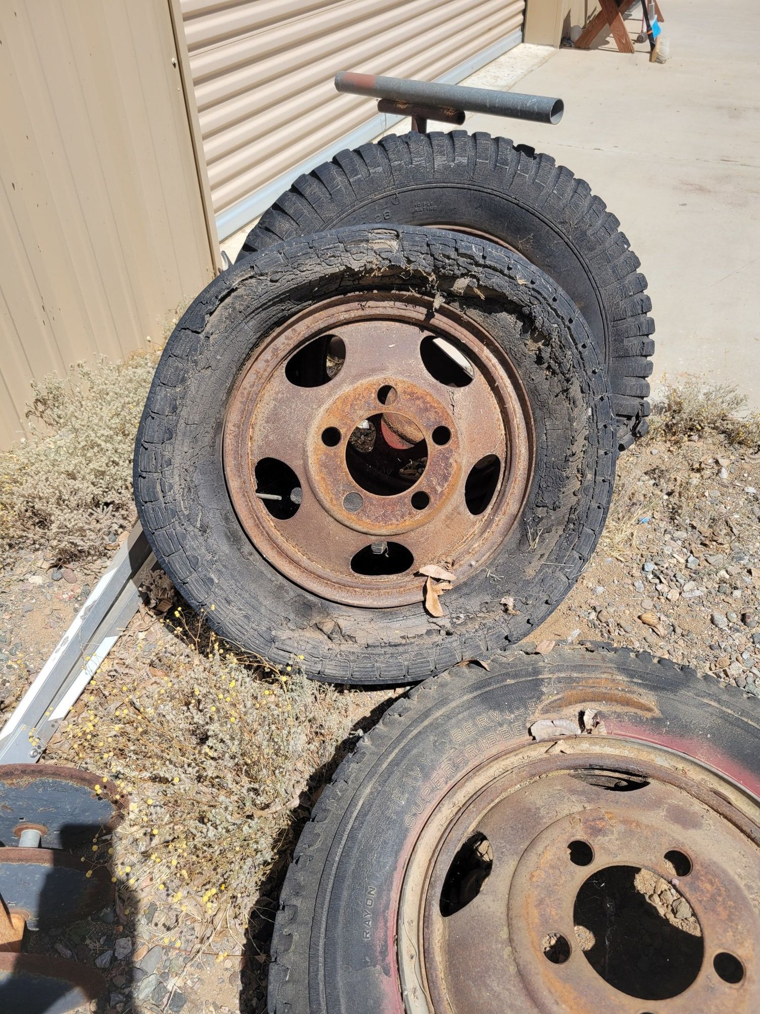 37 1-1/2 ton wheels - Ford Truck Enthusiasts Forums