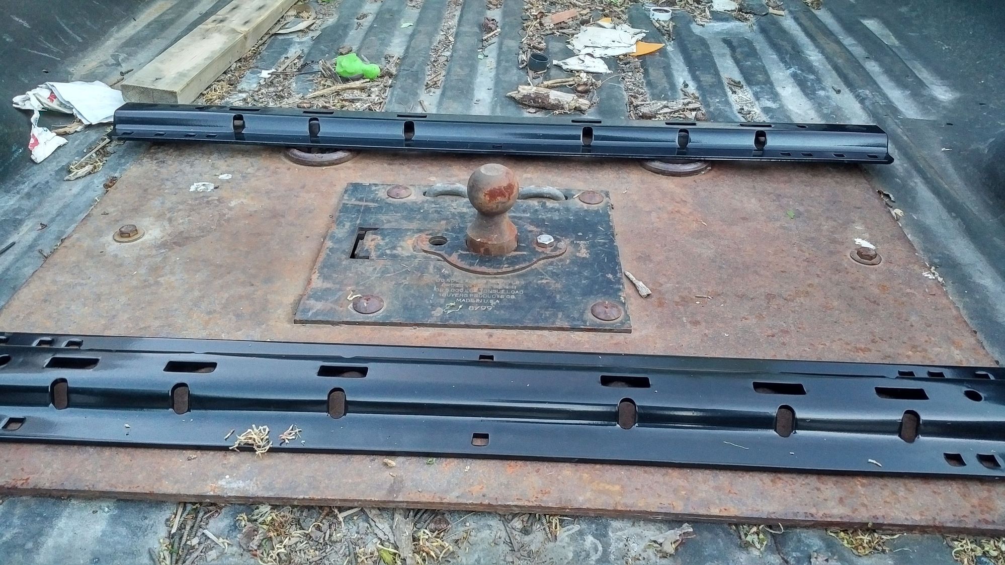 installing rails for 5th wheel over goos neck install - Ford Truck ...