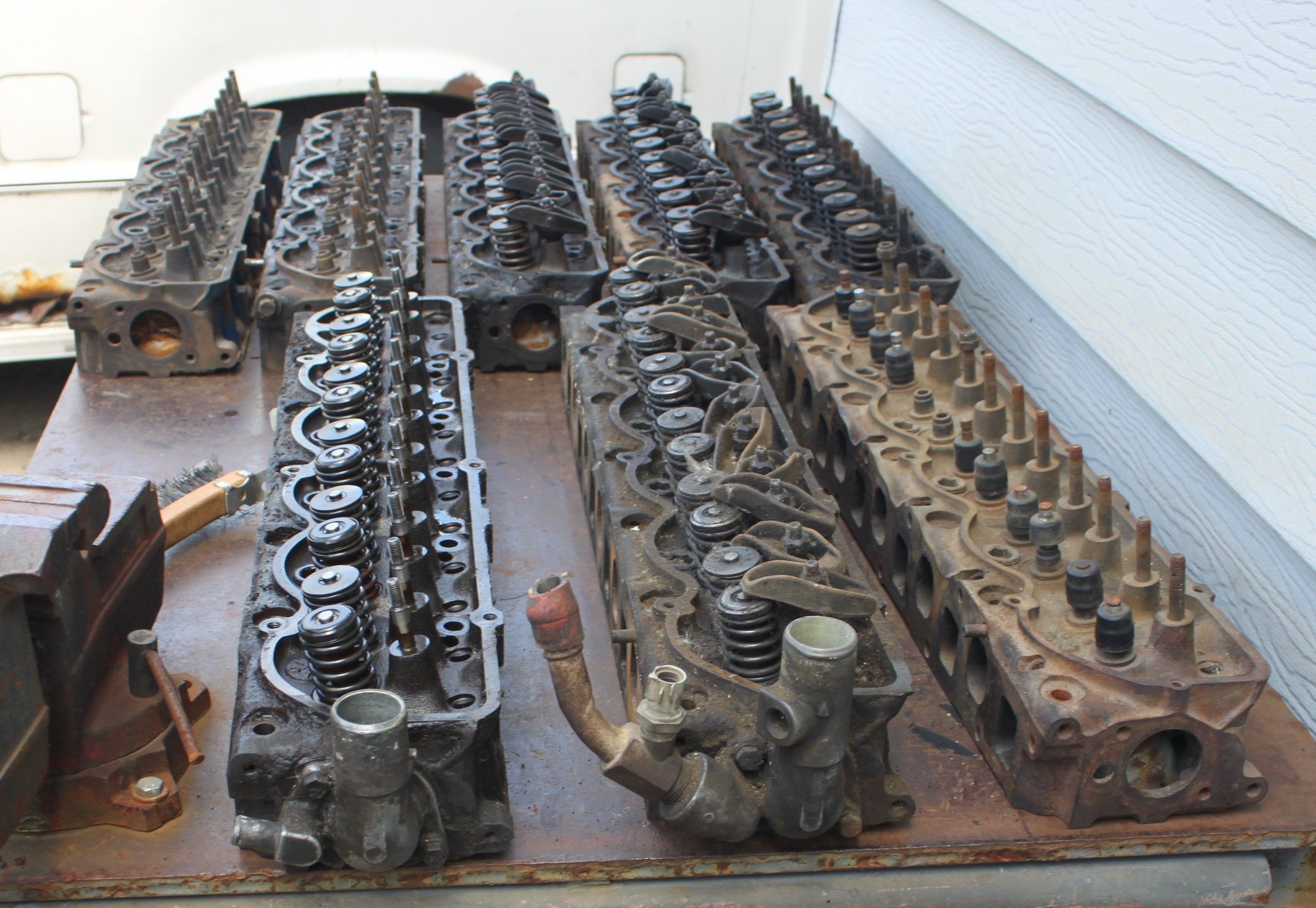9 240 & 300 Inline 6 Cylinder Head Cores, Minnesota - Ford Truck ...