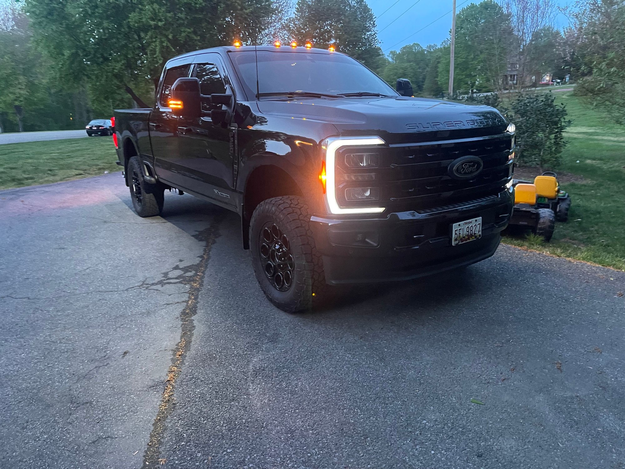 Got any pics of 295 tires on 23+ SDs? - Ford Truck Enthusiasts Forums