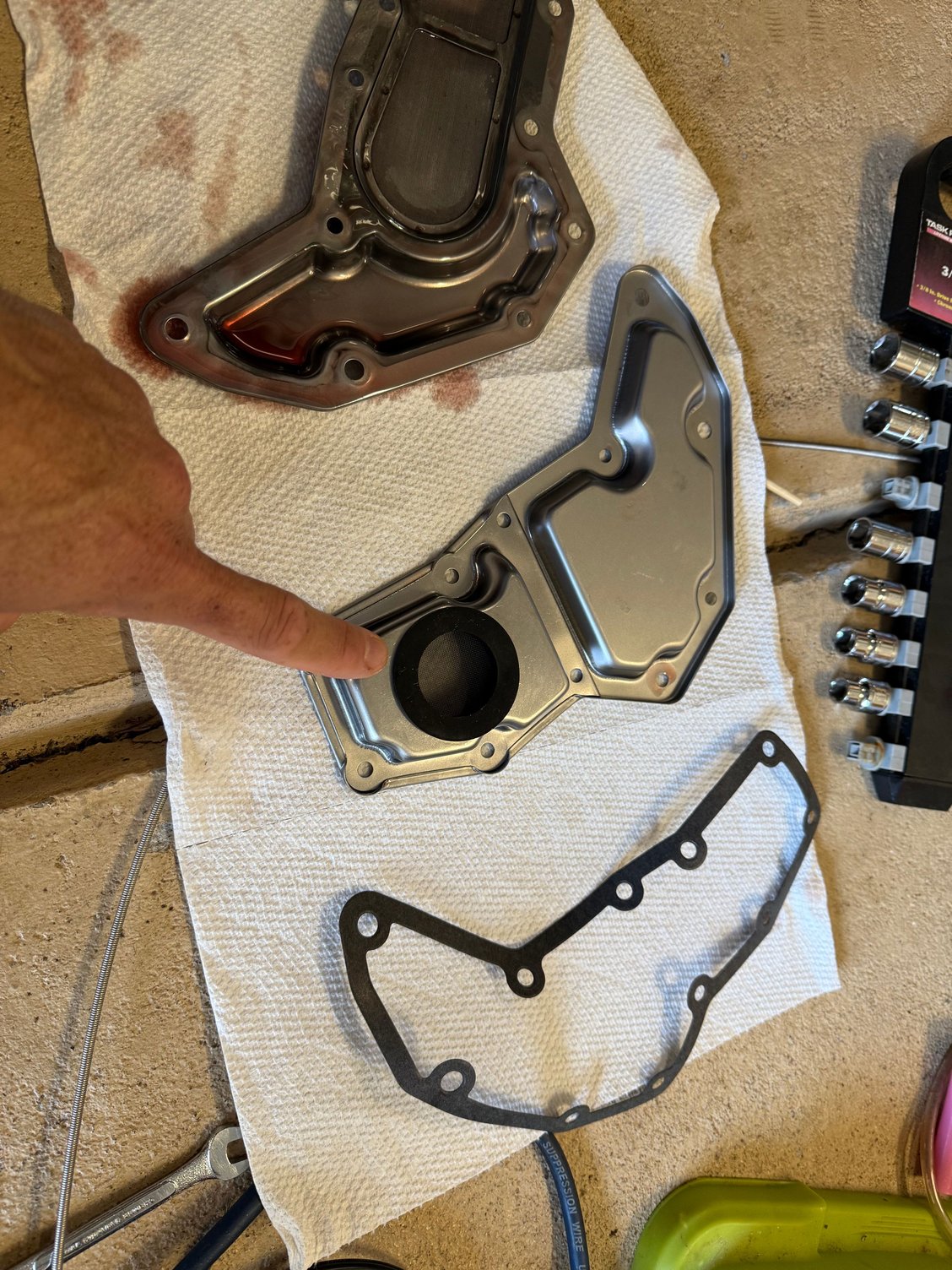 C6 Filter - black insert? - Ford Truck Enthusiasts Forums