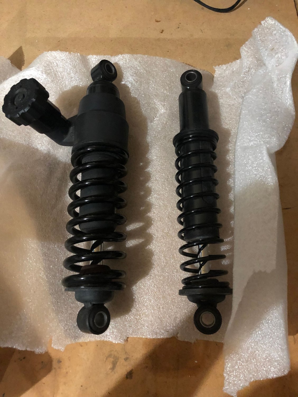 Harley 12" Premium Hand-Adjustable Shocks - Harley Davidson Forums