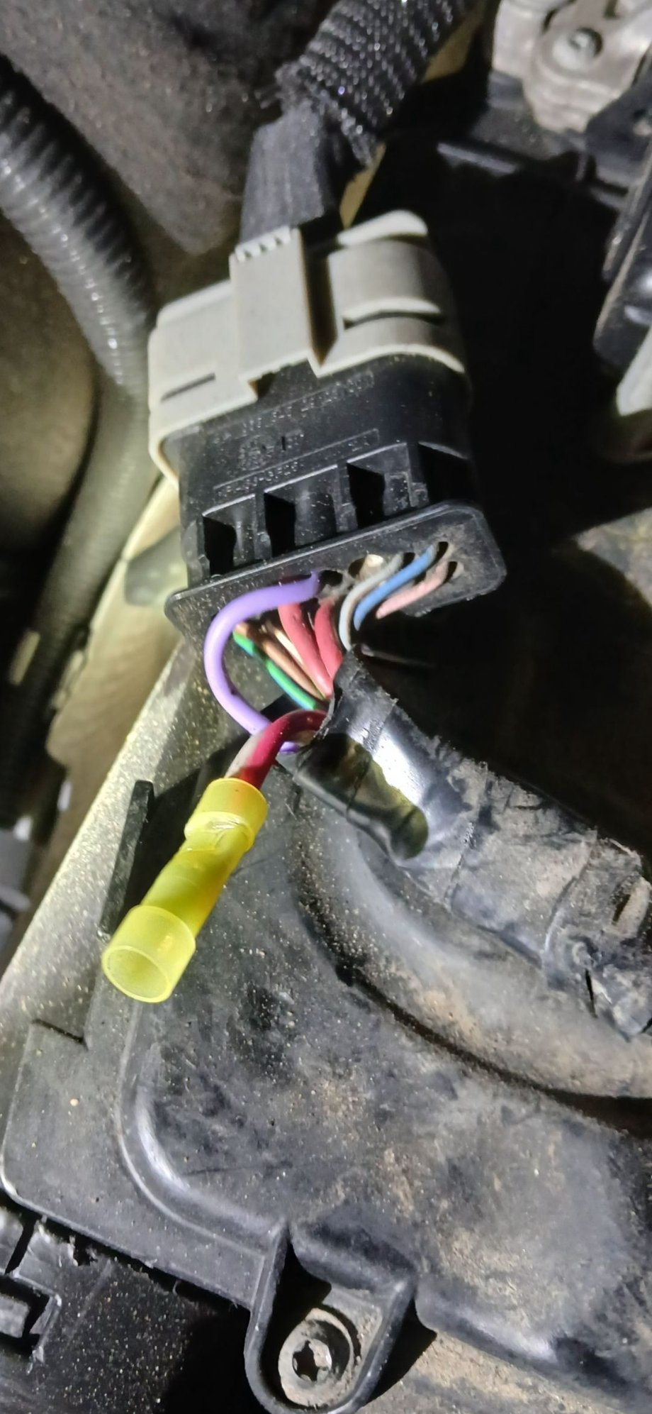 Car Lot GPS guy leaves two connectors left unconnected - MBWorld.org Forums