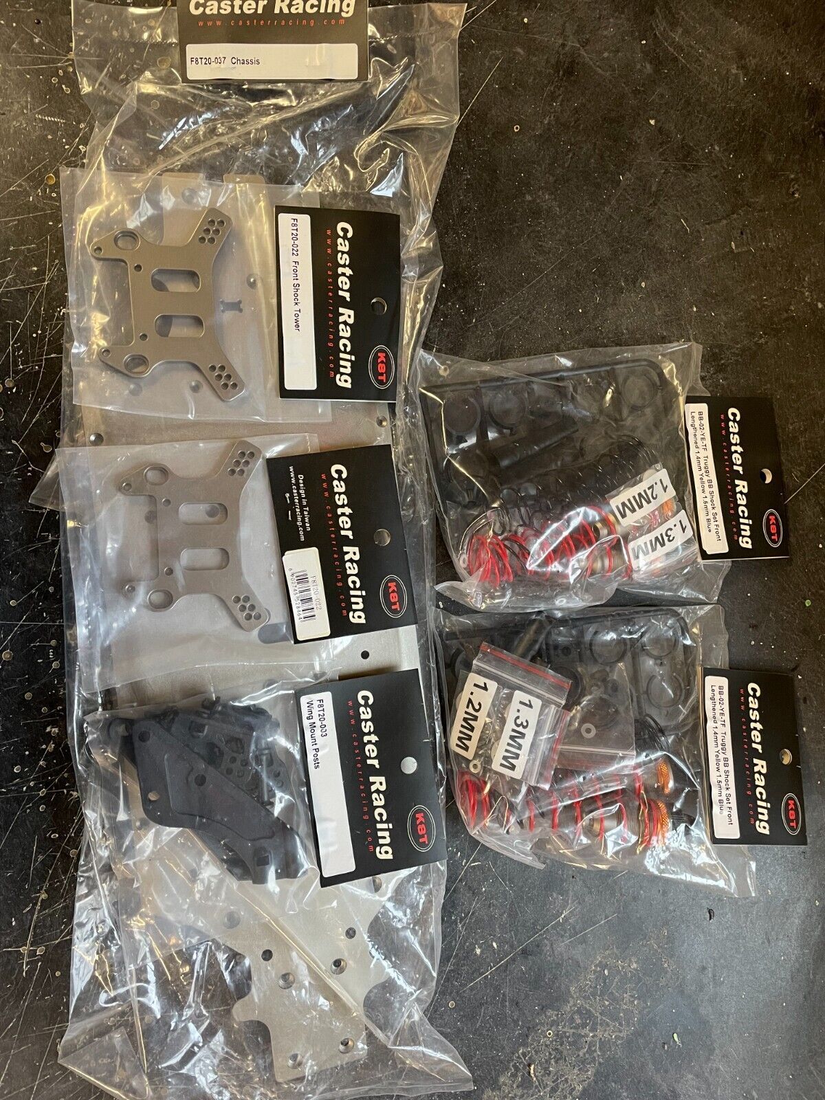 Caster Racing 1:8 E Truggy F8T 2.0 4WD ARTR & Batteries & Parts - R/C ...