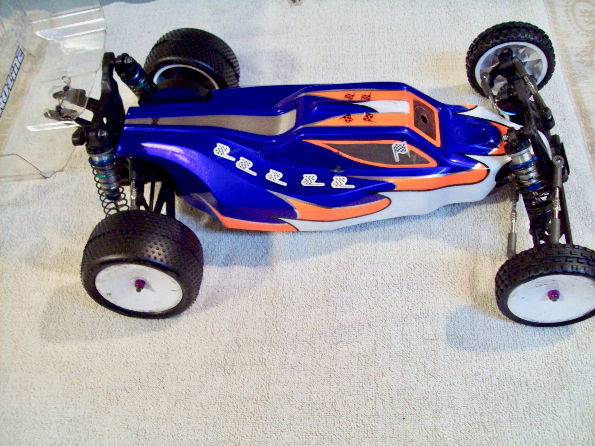 A VERY GOOD ASSOCIATED B5M WITH FACTORY TEAM PARTS, SERVO AND RADIO - R ...