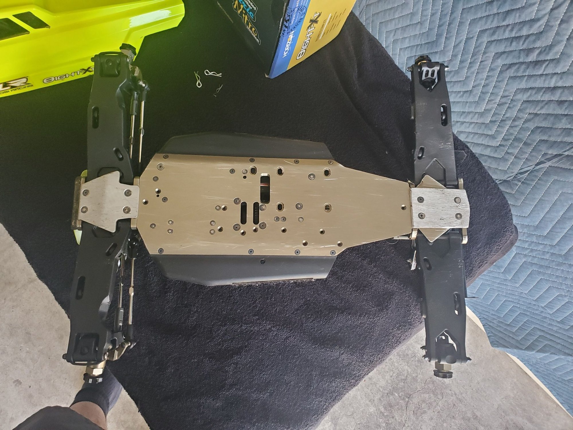 Team Losi Racing TLR 8ight 8XTE truggy roller w/ bruggy body - R/C Tech ...