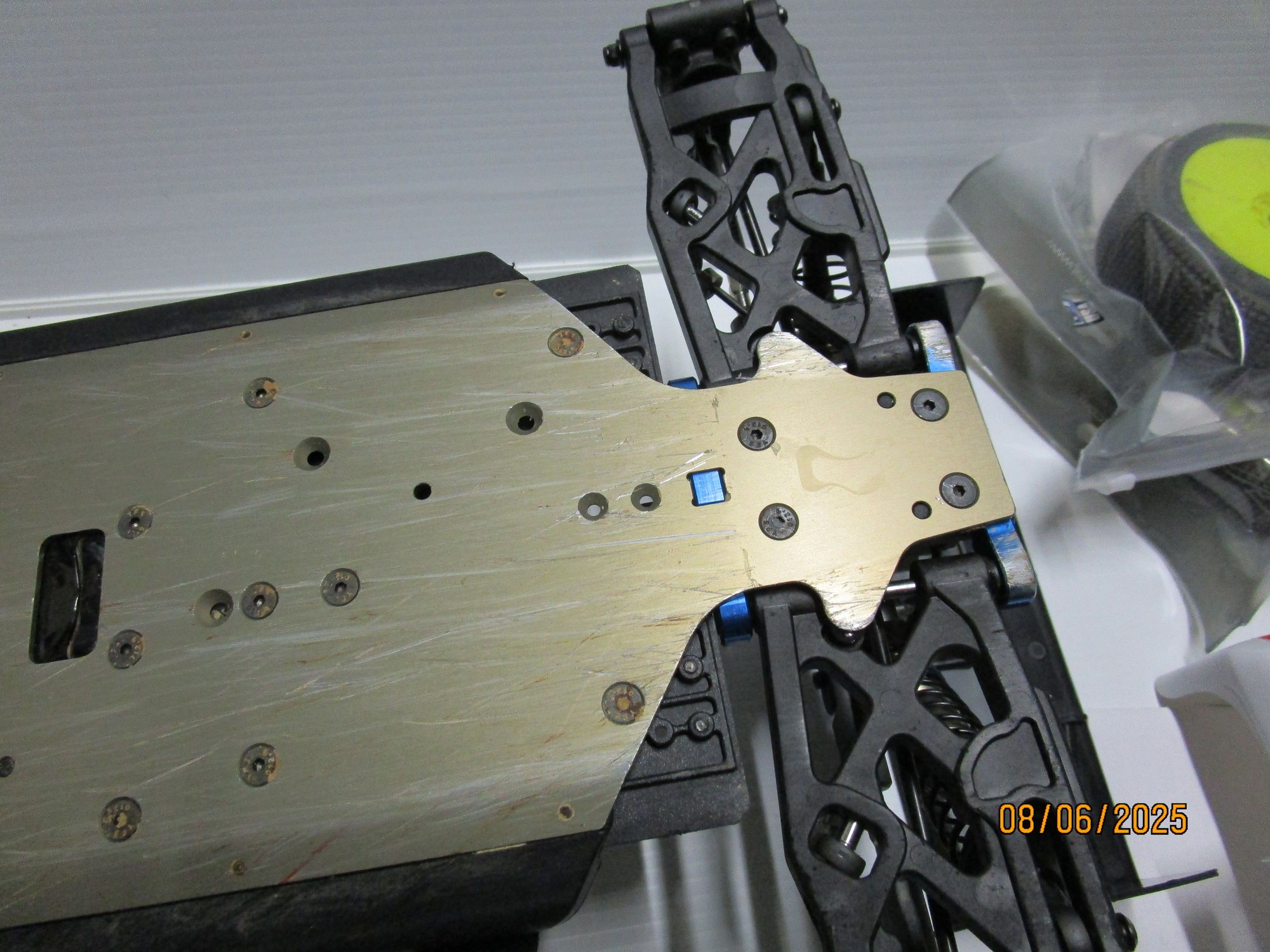 ASSOCIATED RC8 B4.1E AND HW 1900KV COMBO - R/C Tech Forums